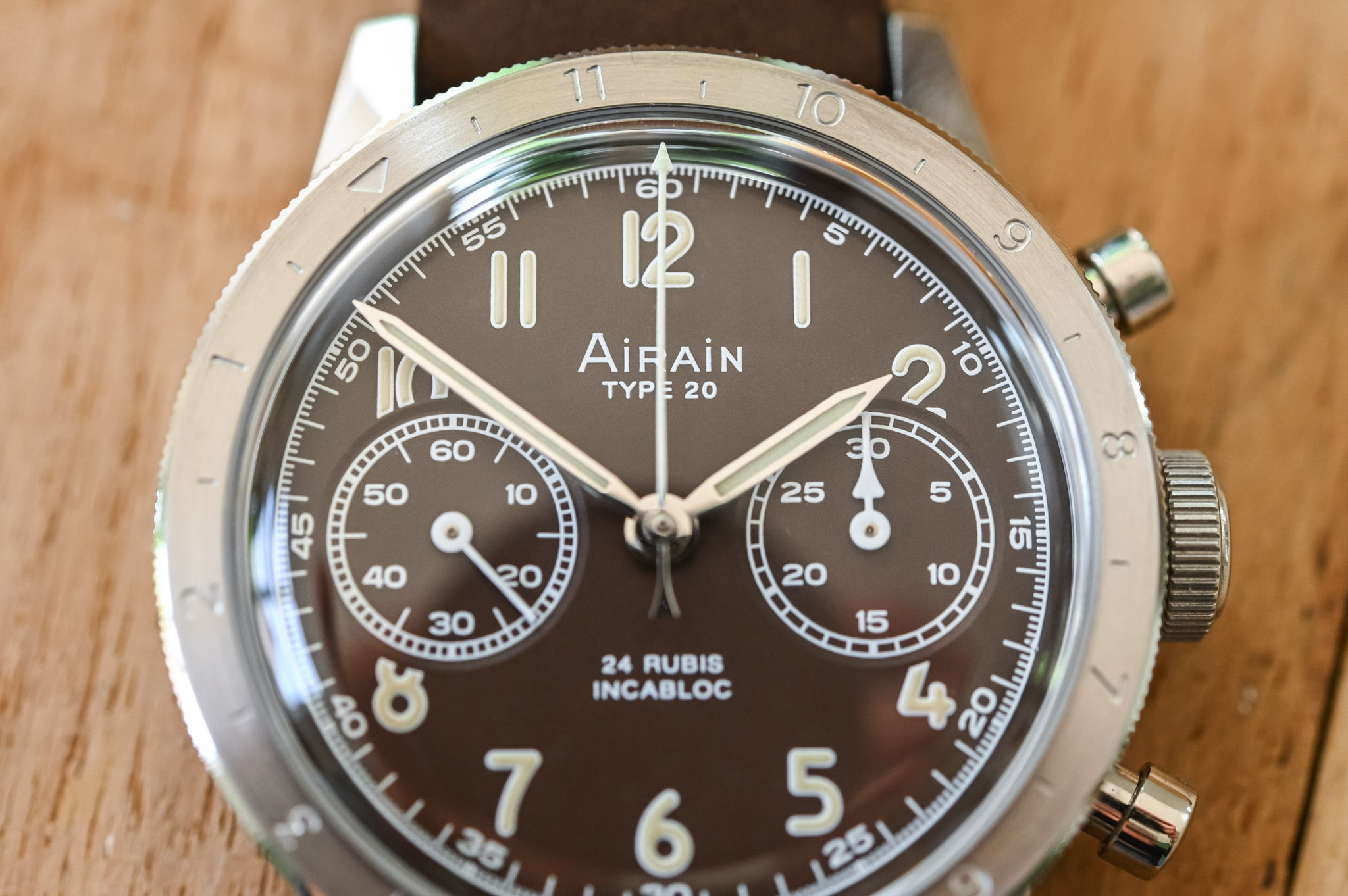 Airain Type 20 Re-Edition Brown Limited Edition - Hands-On, Price
