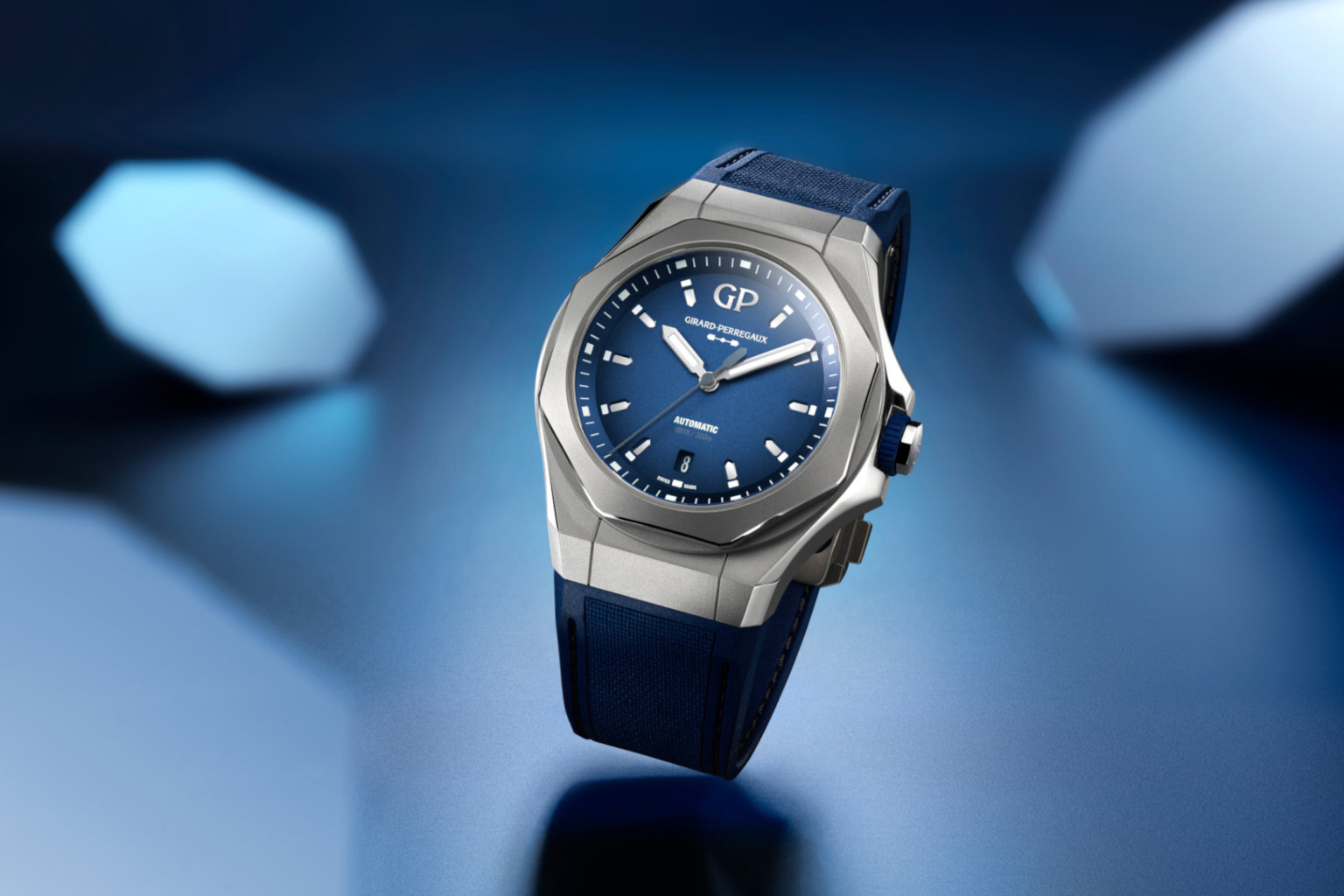 Girard-Perregaux Laureato Absolute Ti 230 - Monochrome Watches