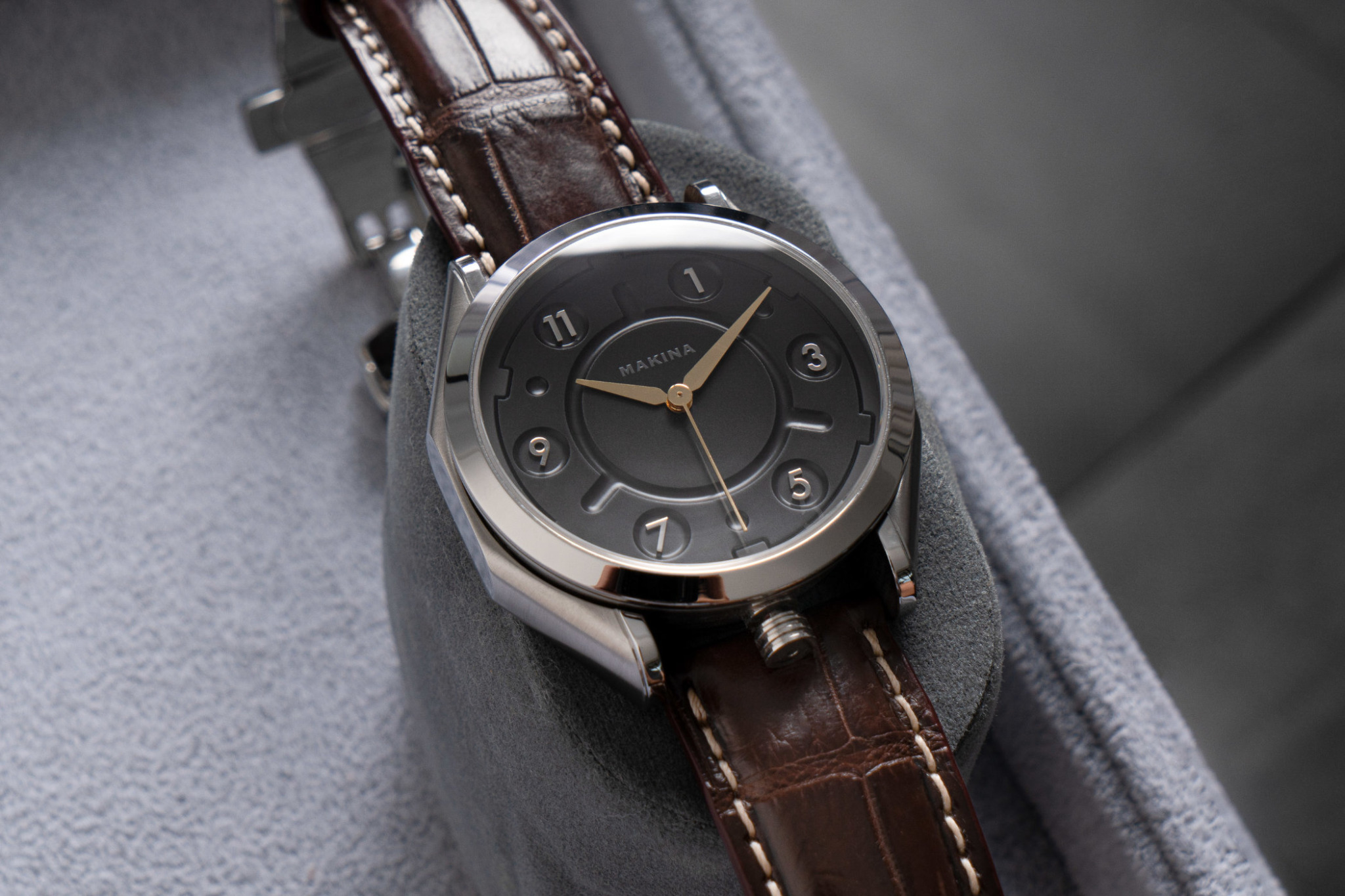 Makina Raum I - Monochrome Watches