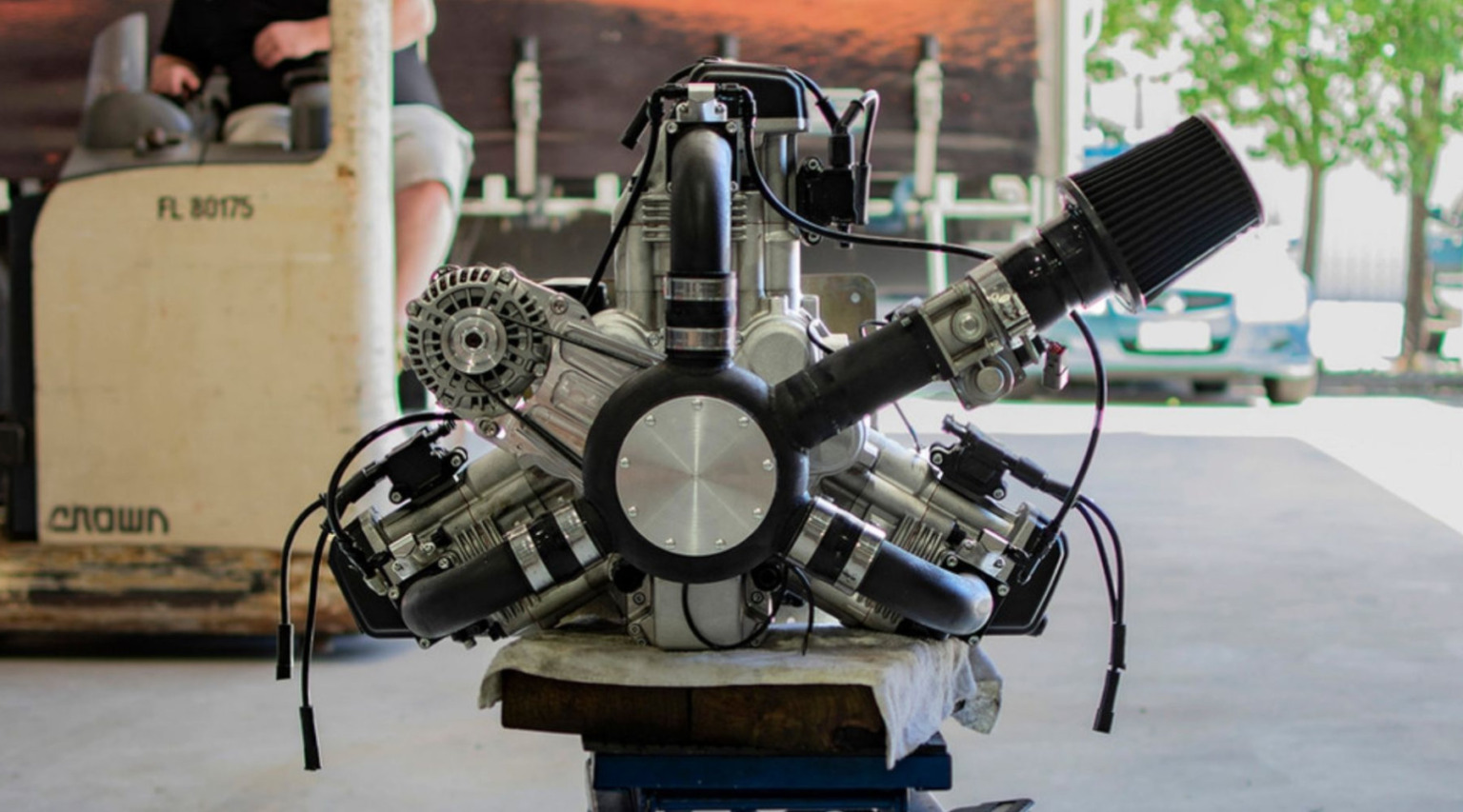 Radial Engines in Cars. Who Said it Wasn't Possible? - Monochrome Watches