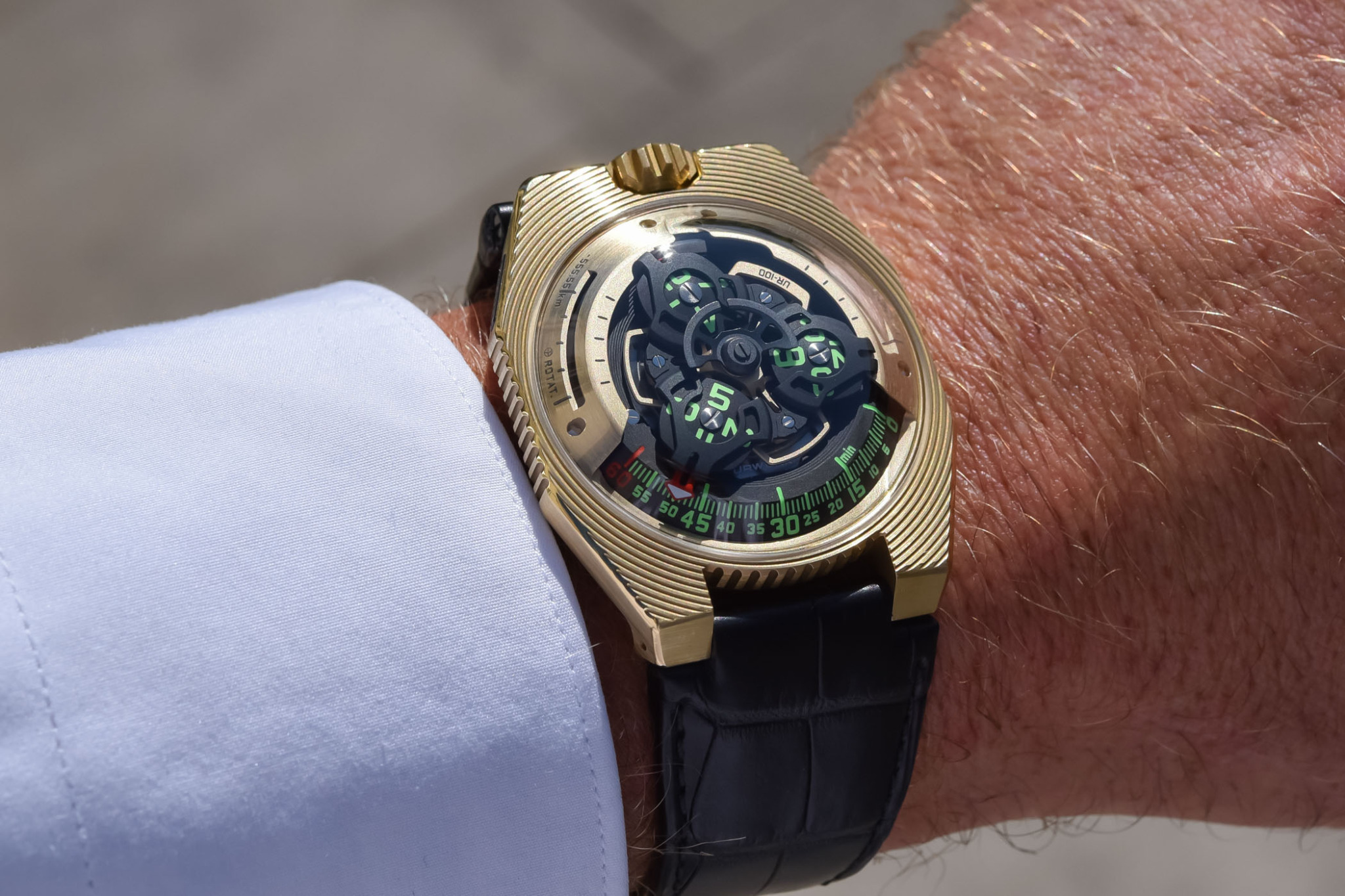 Introducing - Urwerk UR-100 Electrum Limited Edition (Hands-On, Price)