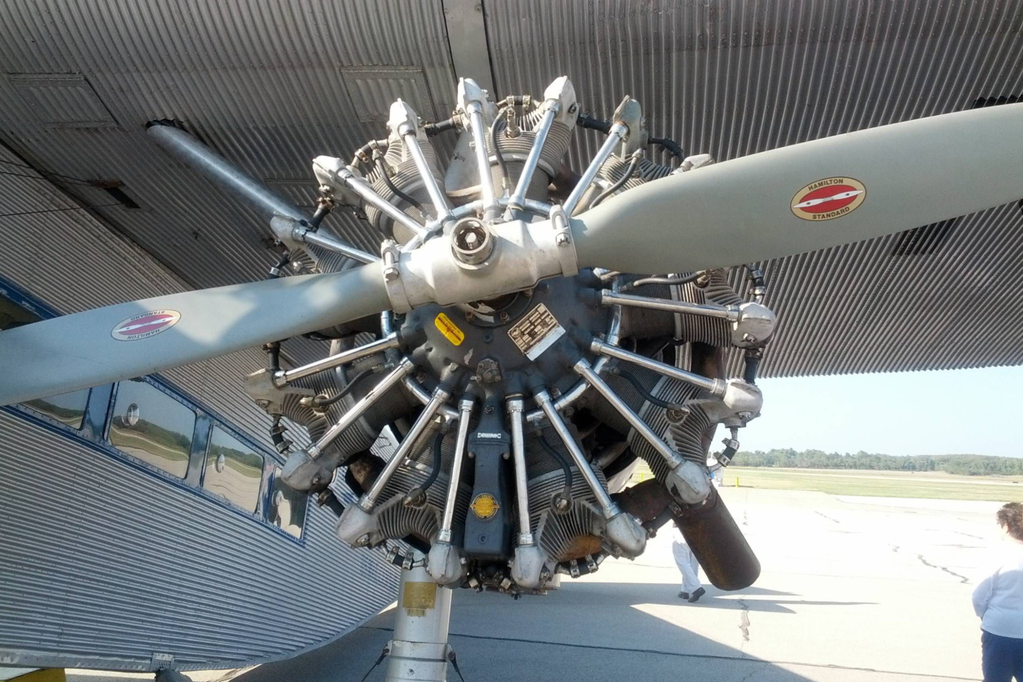 Radial Engines in Cars. Who Said it Wasn't Possible? - Monochrome Watches