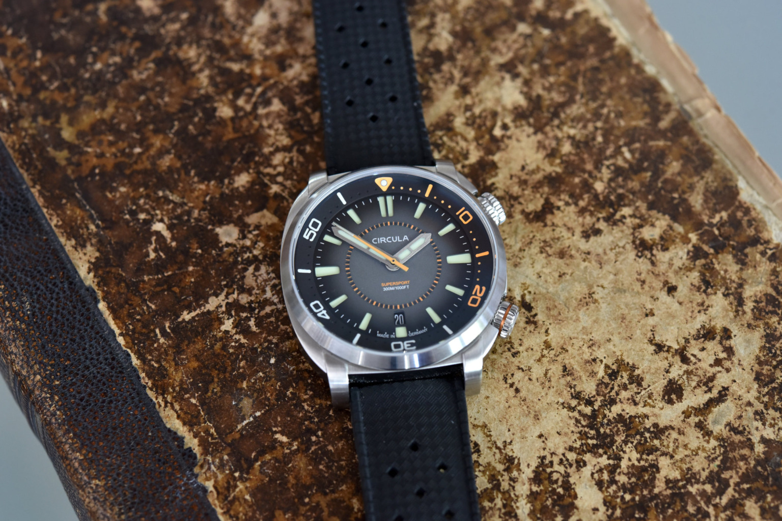 Circula SuperSport Super-Compressor Dive Watch - Review, Price