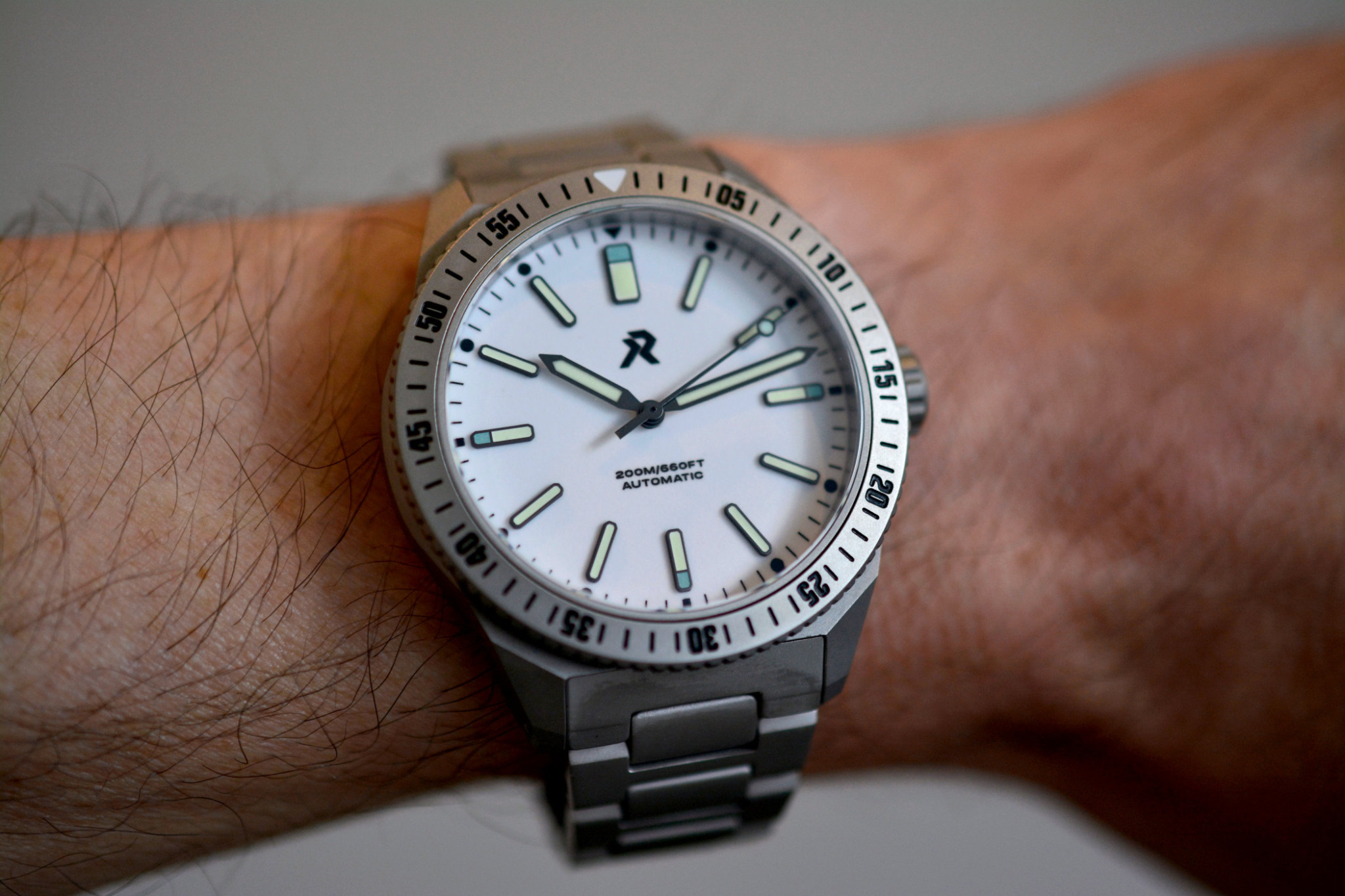 RZE Endeavour Polaris White and Resolute Arctic - Review, Price