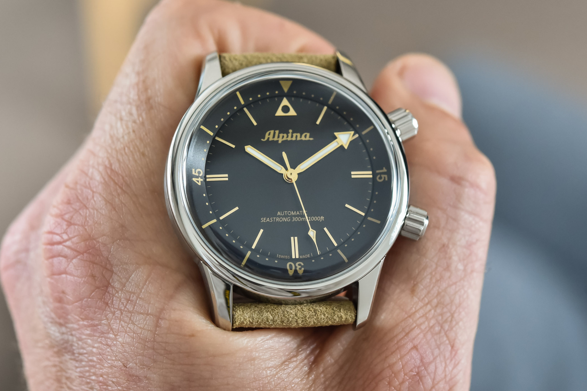Alpina Seastrong Diver 300 Heritage Dive Watch - Hands-On Review, Price