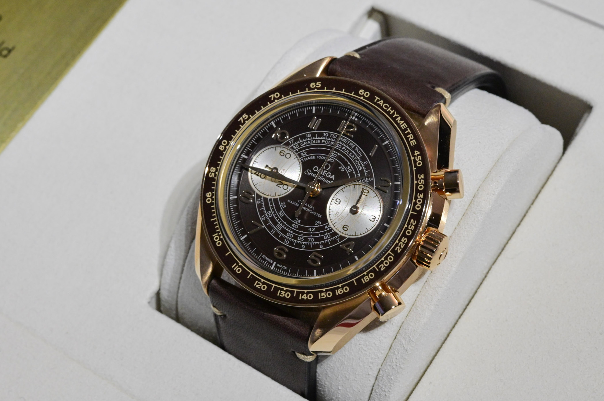 Omega Speedmaster Chronoscope Bronze Gold 43mm - Hands-On, Price
