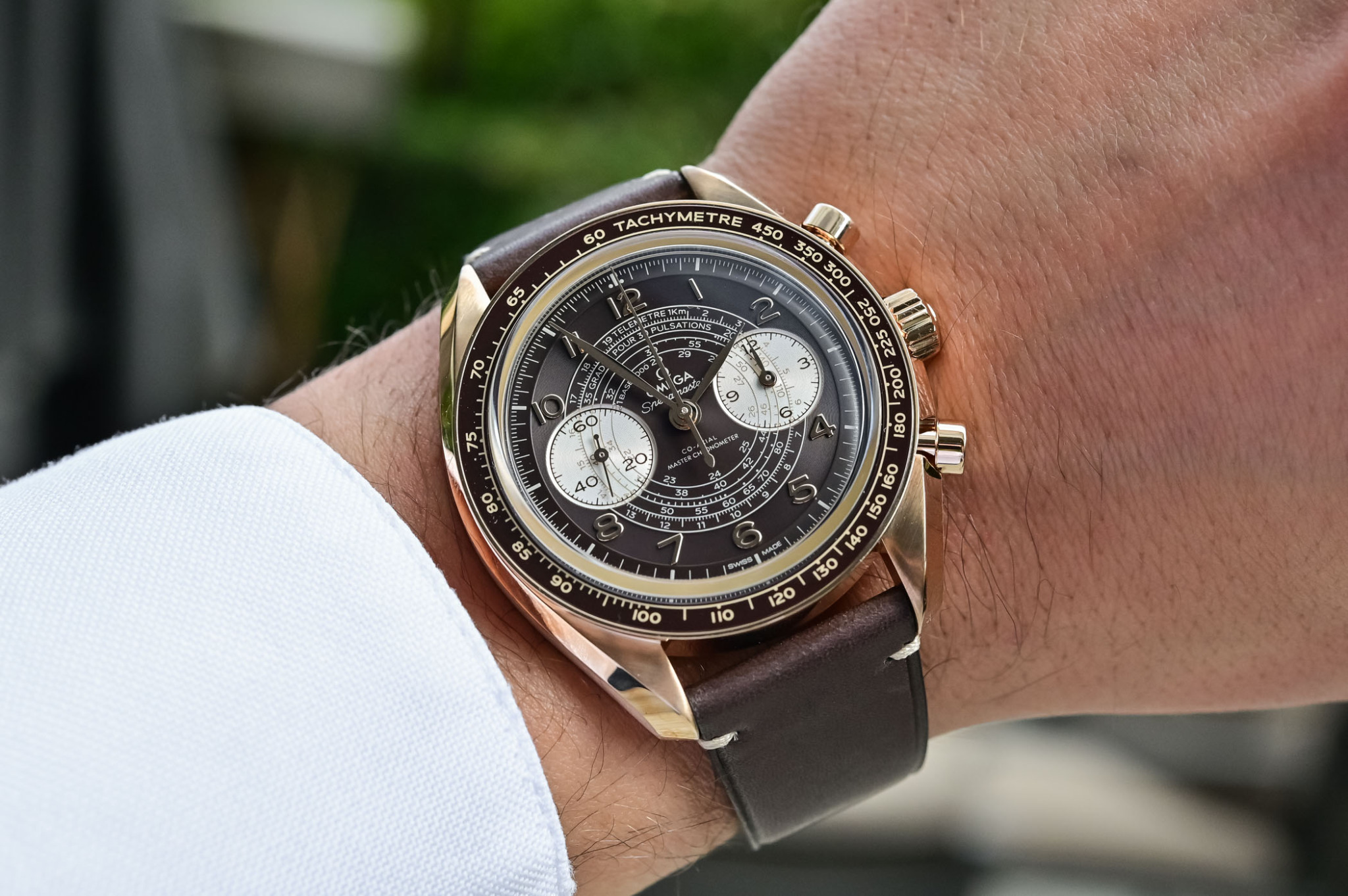 Omega Speedmaster Chronoscope Bronze Gold 43mm - Hands-On, Price