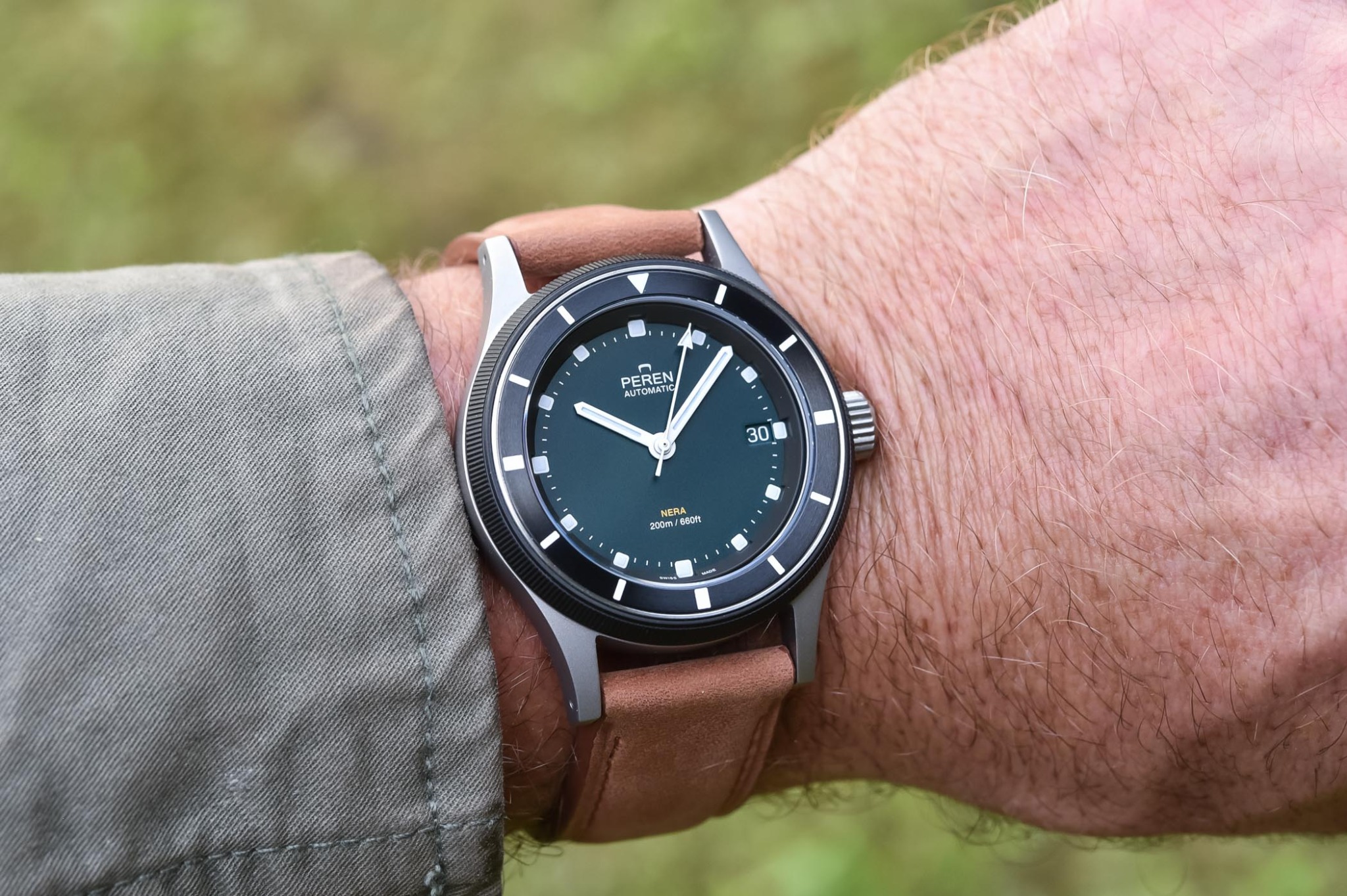 Hands-On Peren Nera Rogue Accessible Dive Watch (Specs & Price)