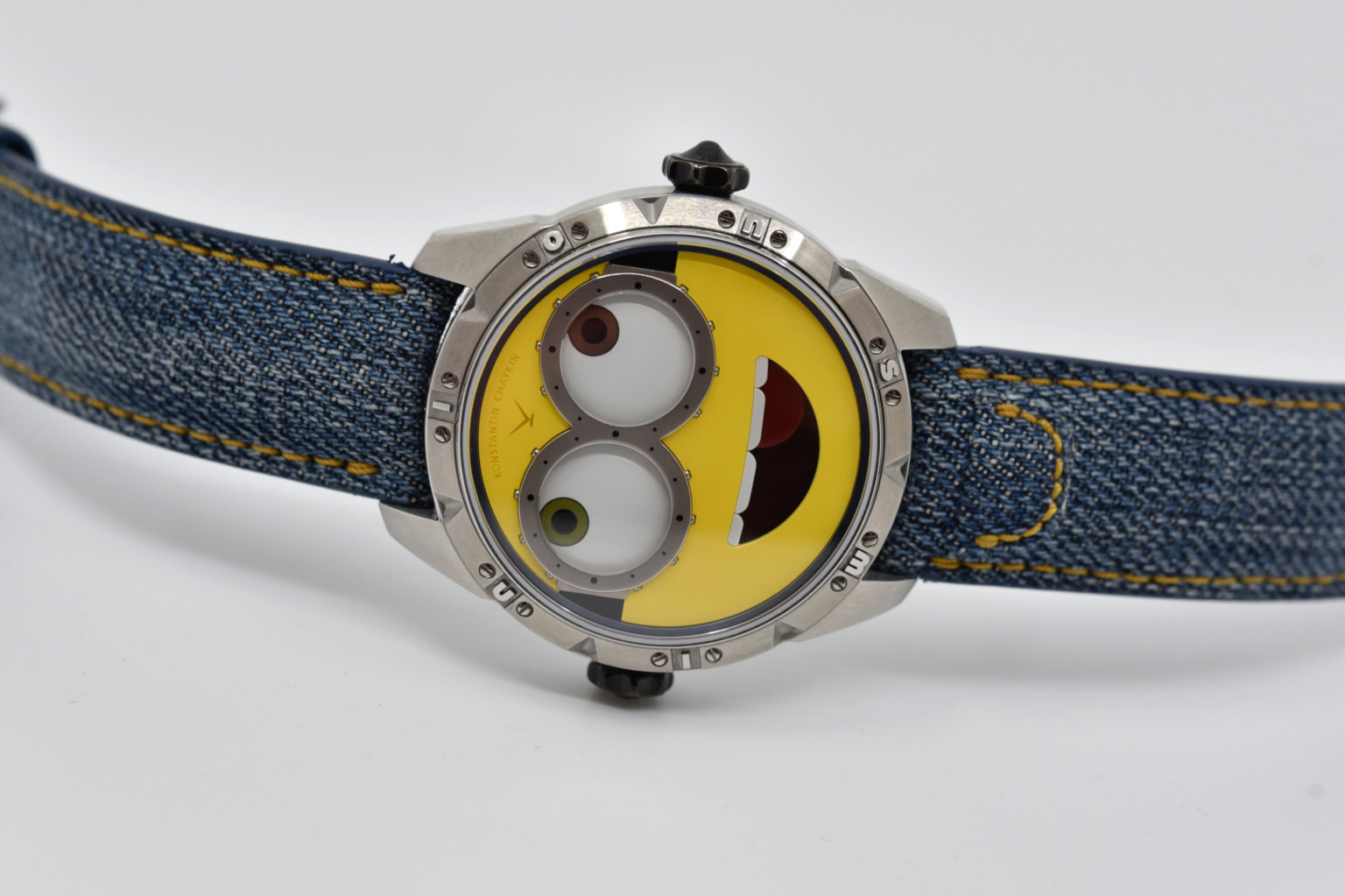 Konstantin Chaykin presents the Wristmon The Minion watch.