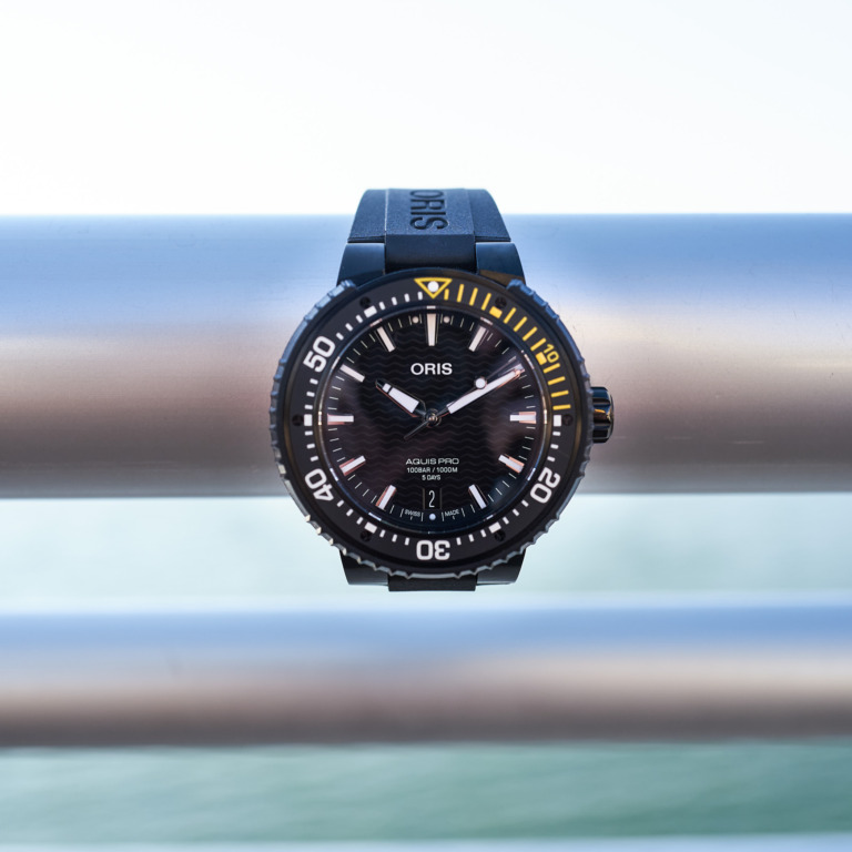 Dive Review - The Oris AquisPro Date Calibre 400 Underwater