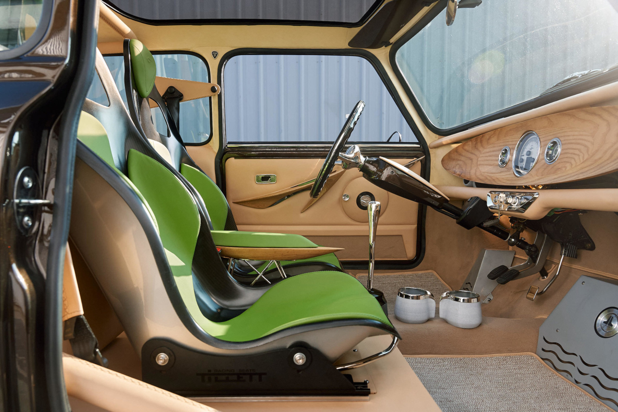 Petrolhead Corner - The amazing Spectre Vehicle Design Type 10