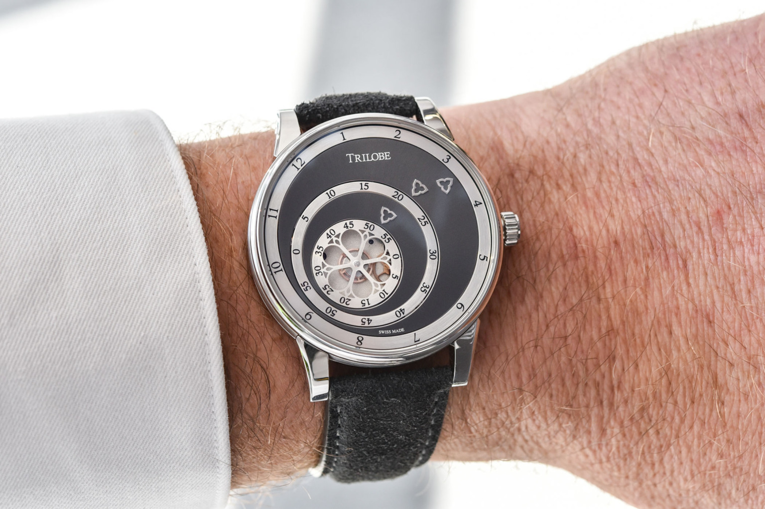 Introducing - Trilobe Une Folle Journée With Deconstructed Time Display