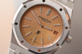 Buying Guide - Our Top 5 Versions of the Audemars Piguet Royal Oak ...