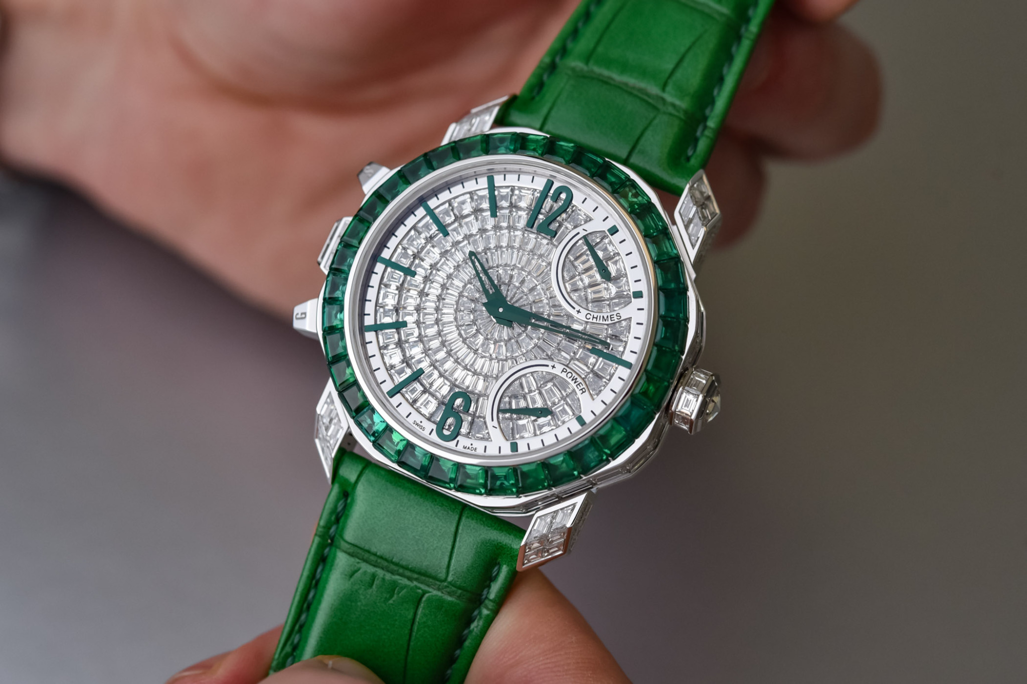 Bvlgari Octo Roma Emerald Grande Sonnerie Unique Piece - Hands-On