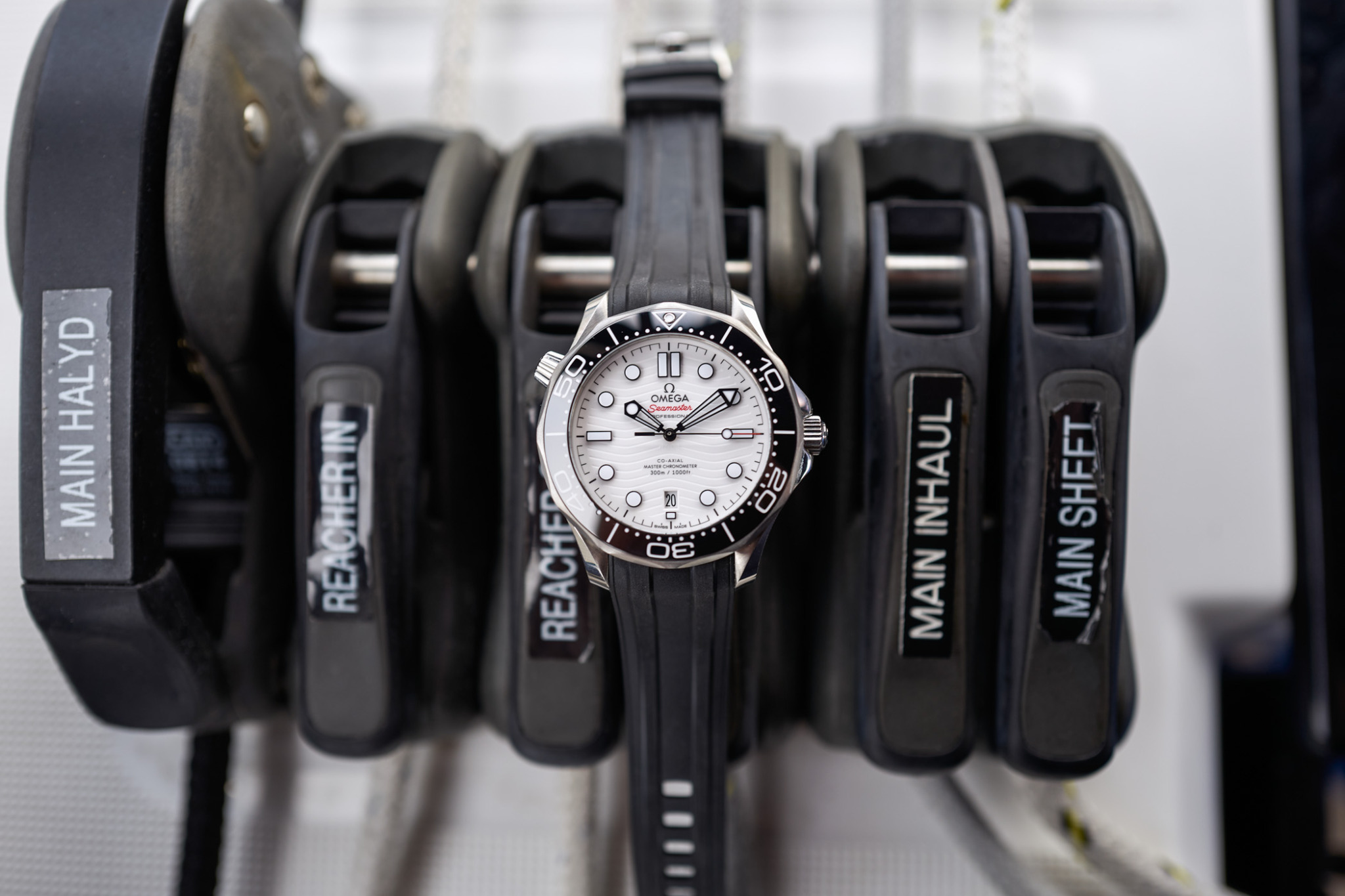 Omega Seamaster Diver 300M - Underwater Dive Review (Specs & Price)