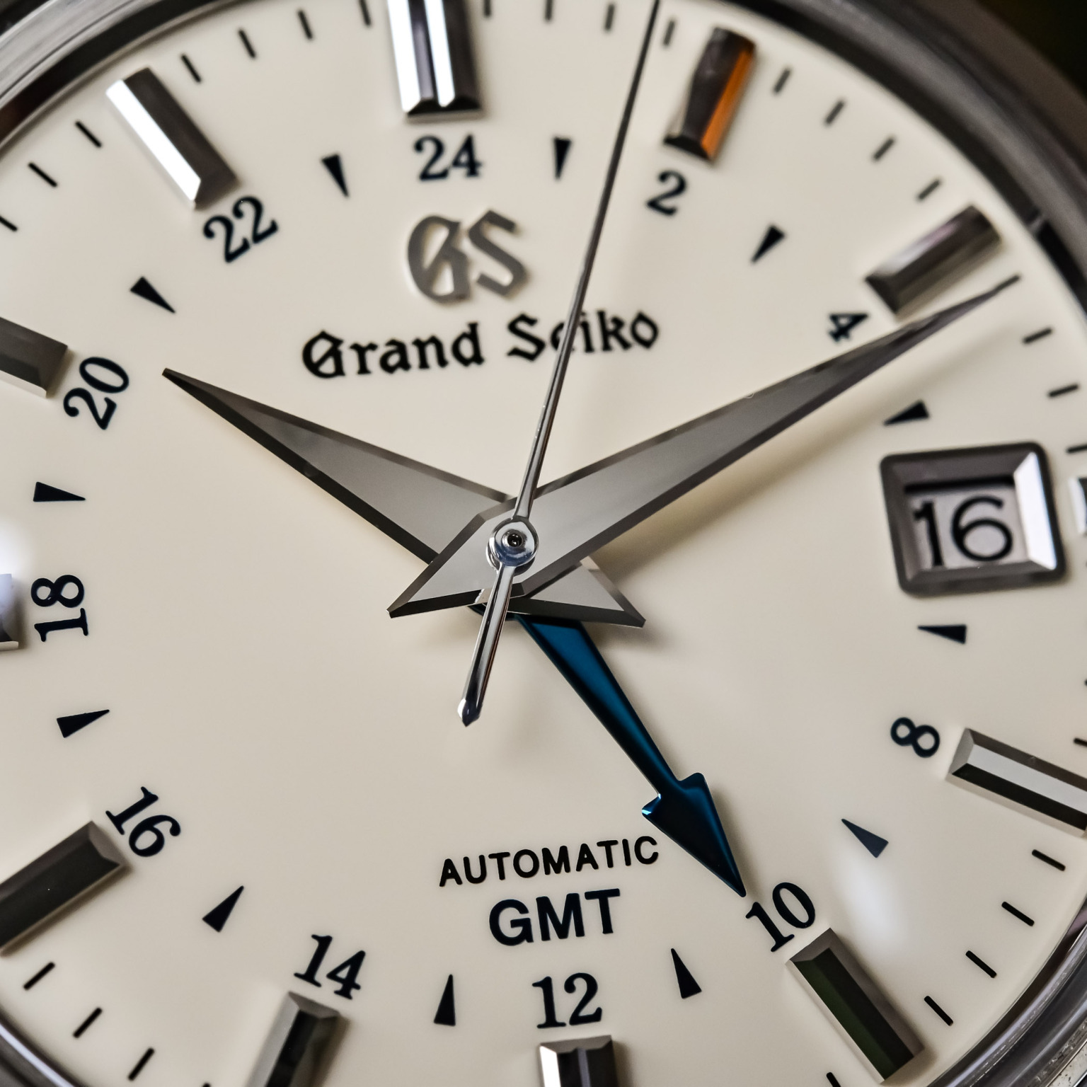 Opinion - Why the GMT Elegance SBGM221 is one of the best Grand Seiko