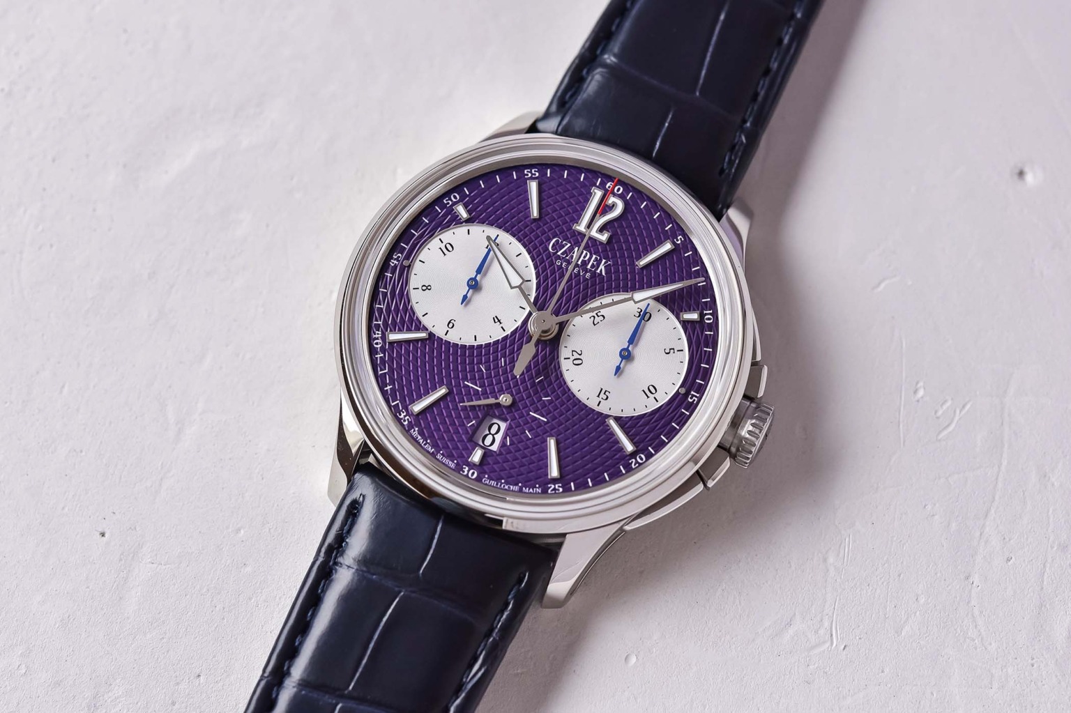 Buying Guide - 5 Watches Showing that Purple Could be the Trend of 2022