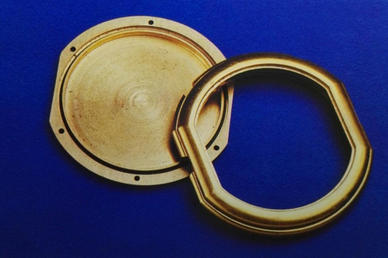 In-Depth - A Complete Collector's Guide to Daniel Roth and His Career