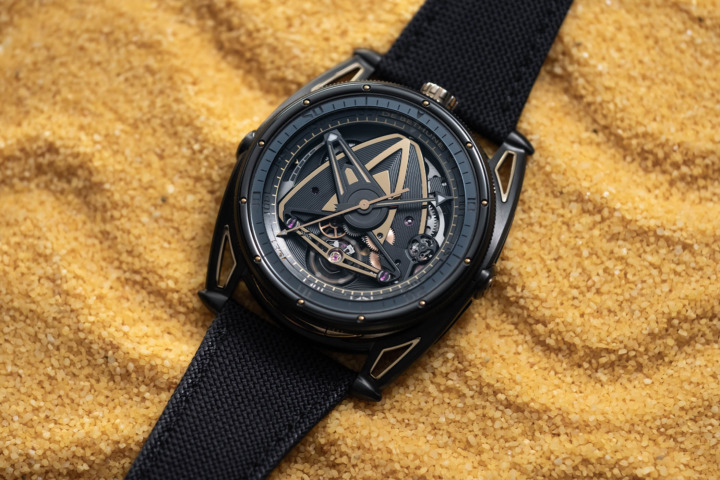 Introducing - De Bethune DB28GS JPS John Player Special (Specs, Price)