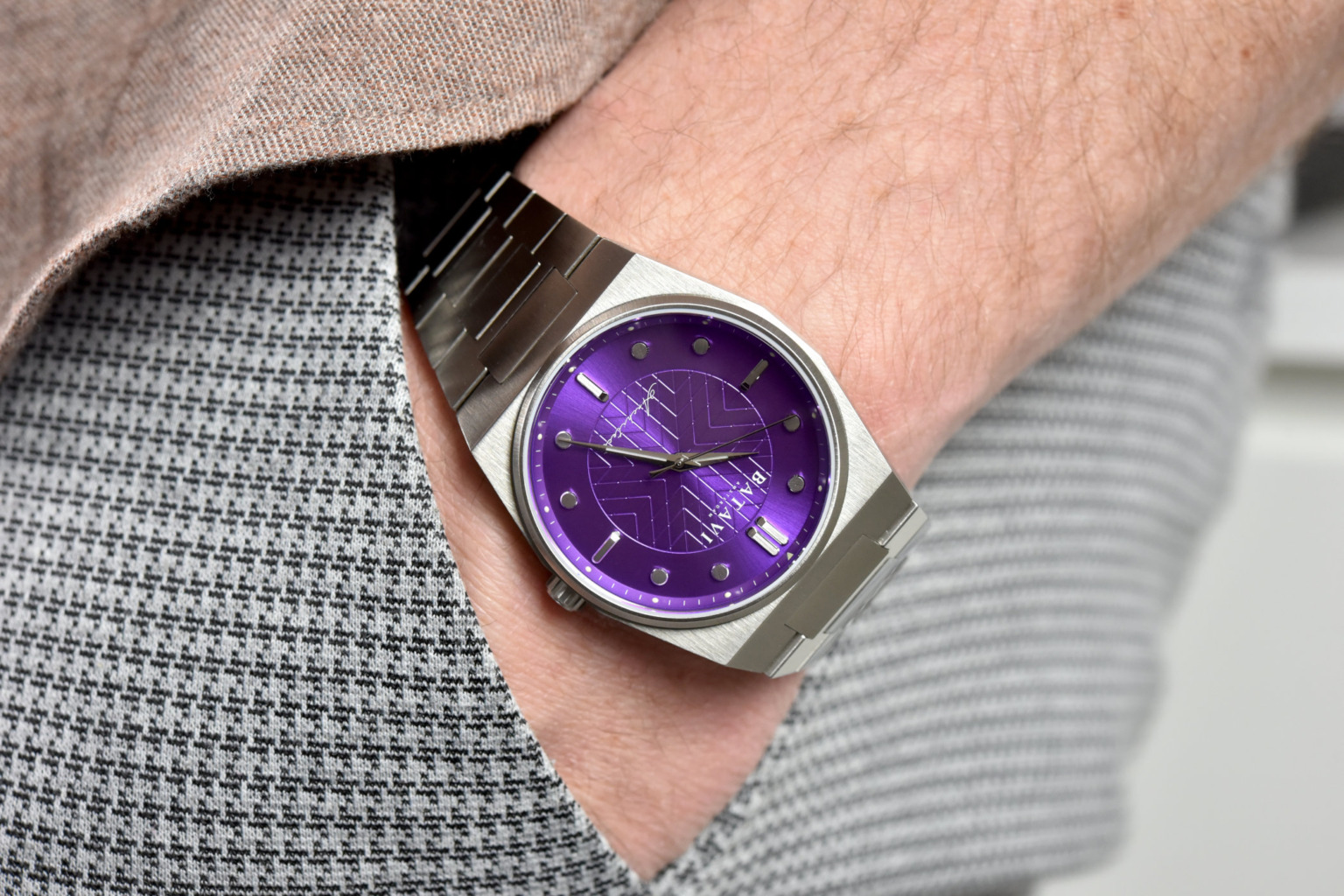 Buying Guide - 5 Watches Showing that Purple Could be the Trend of 2022
