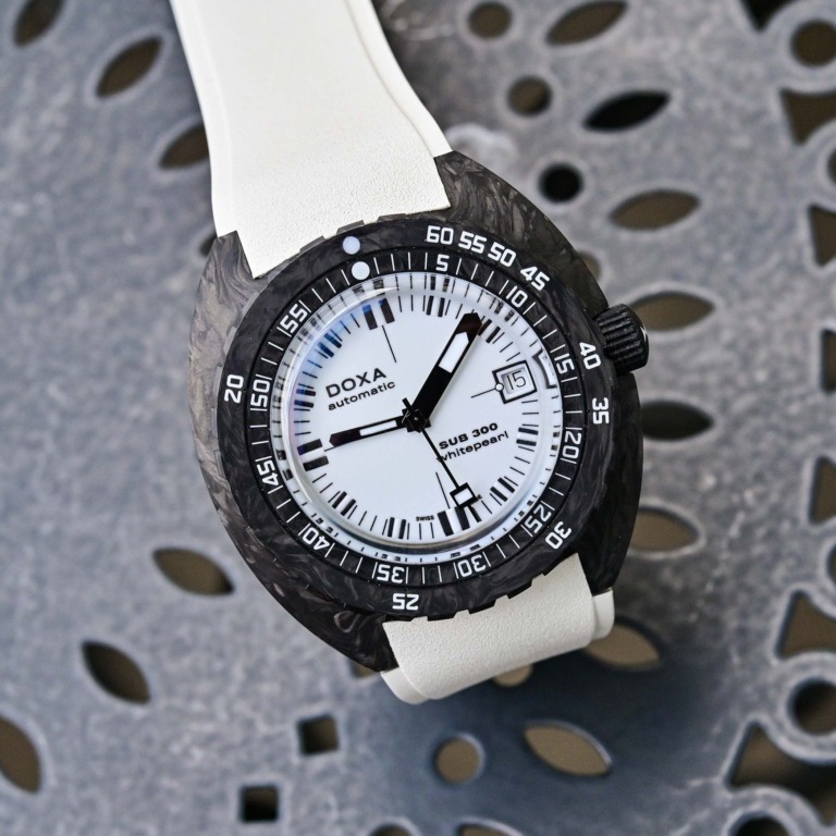 Hands-on - Doxa SUB 300 Carbon Whitepearl (Specs & Price)