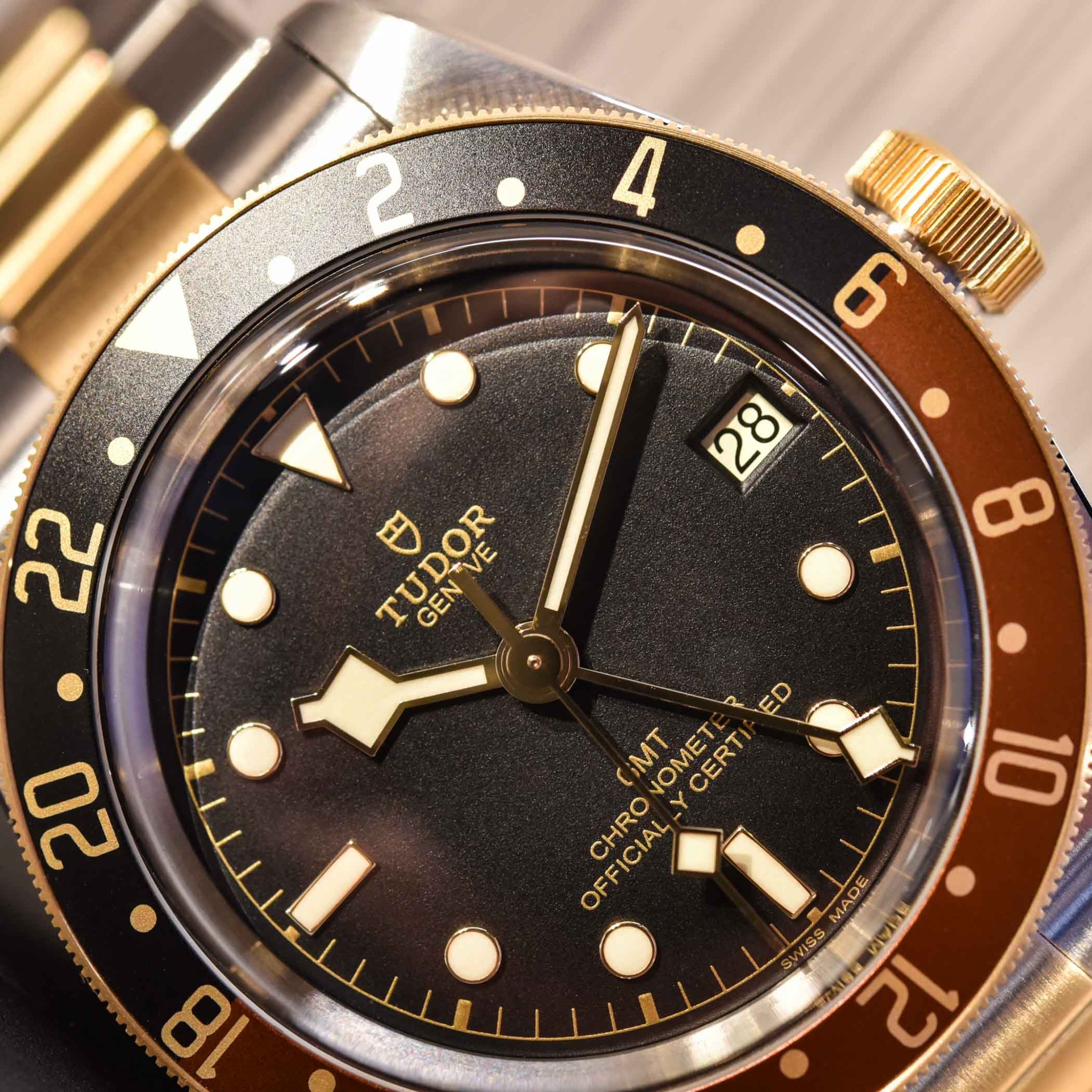 Hands-On - Tudor Black Bay GMT S&G Root Beer 41mm (Specs, Price)