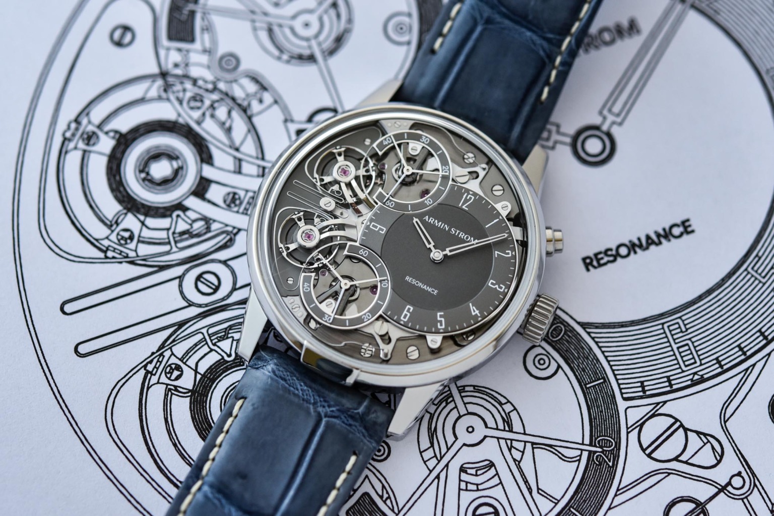 Armin Strom Mirrored Force Resonance First Edition 2022 - Hands-On