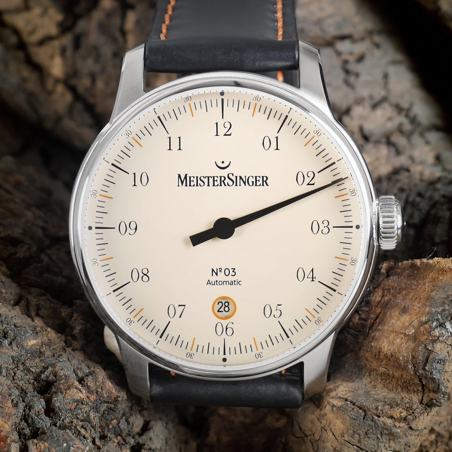 A fresh new look for the classic MeisterSinger N°03 40mm