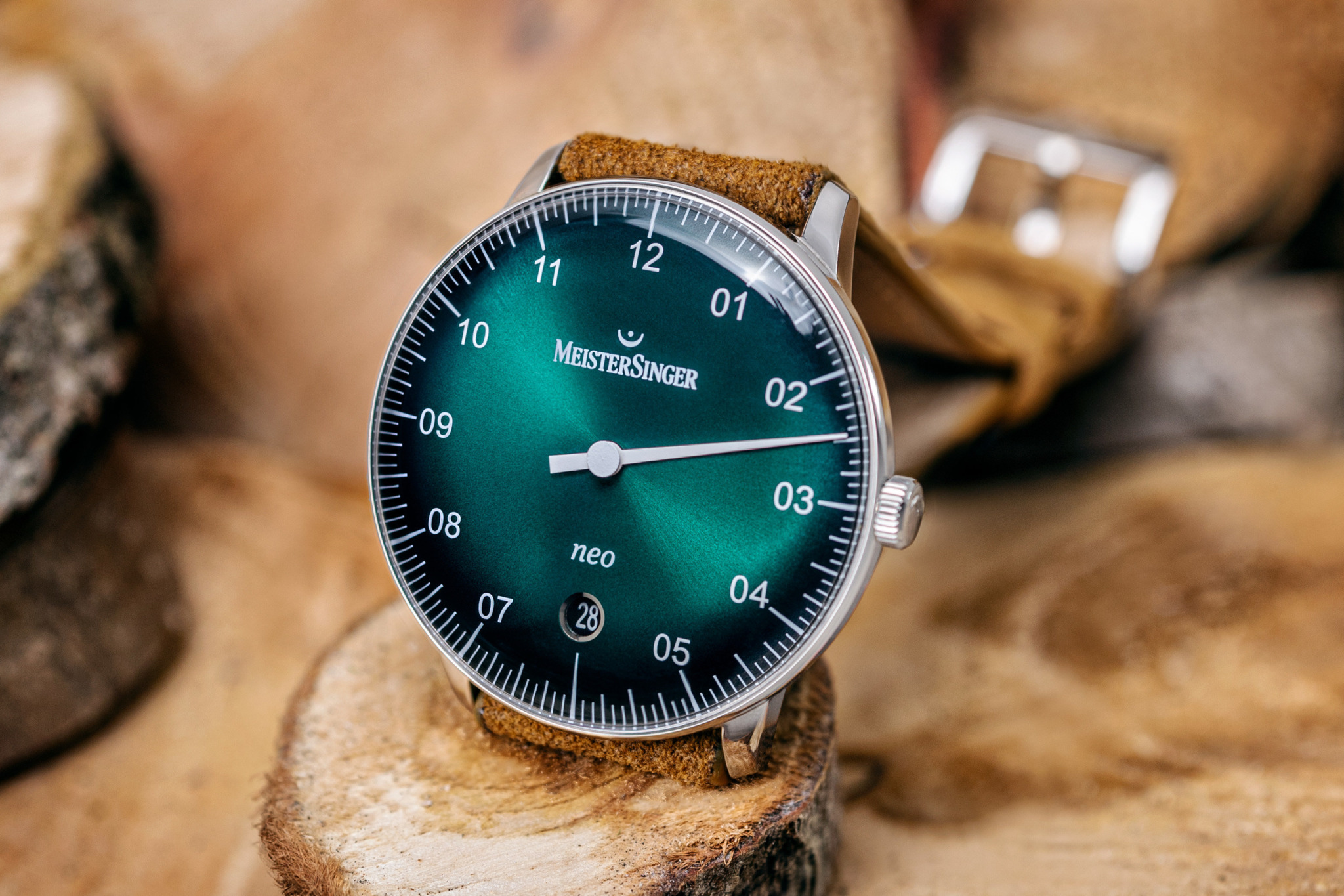 A splash of trendy green for the MeisterSinger Neo 36 & Neo 40