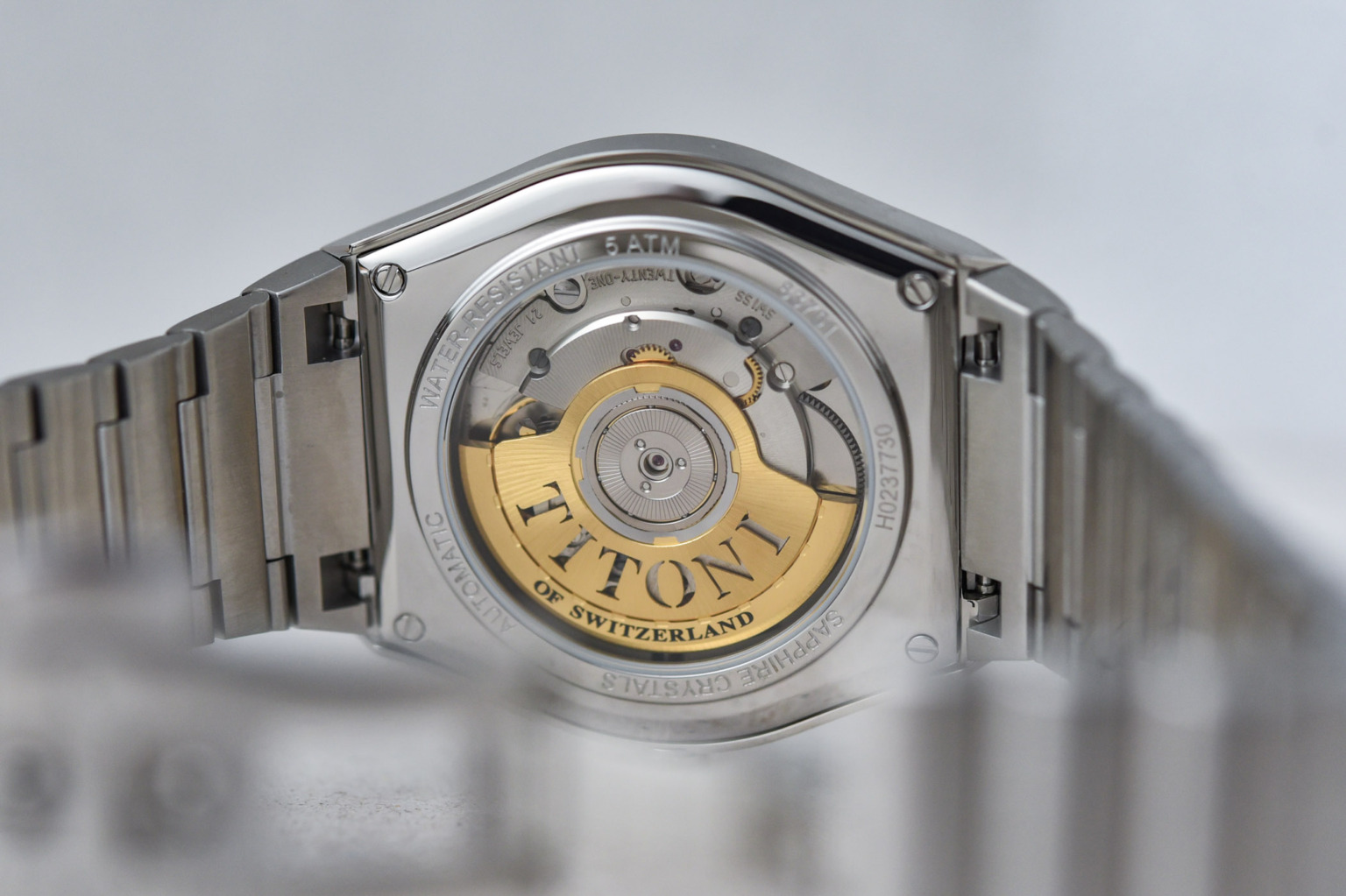 Hands-On - Titoni Impetus With Integrated Bracelet (Specs & Price)