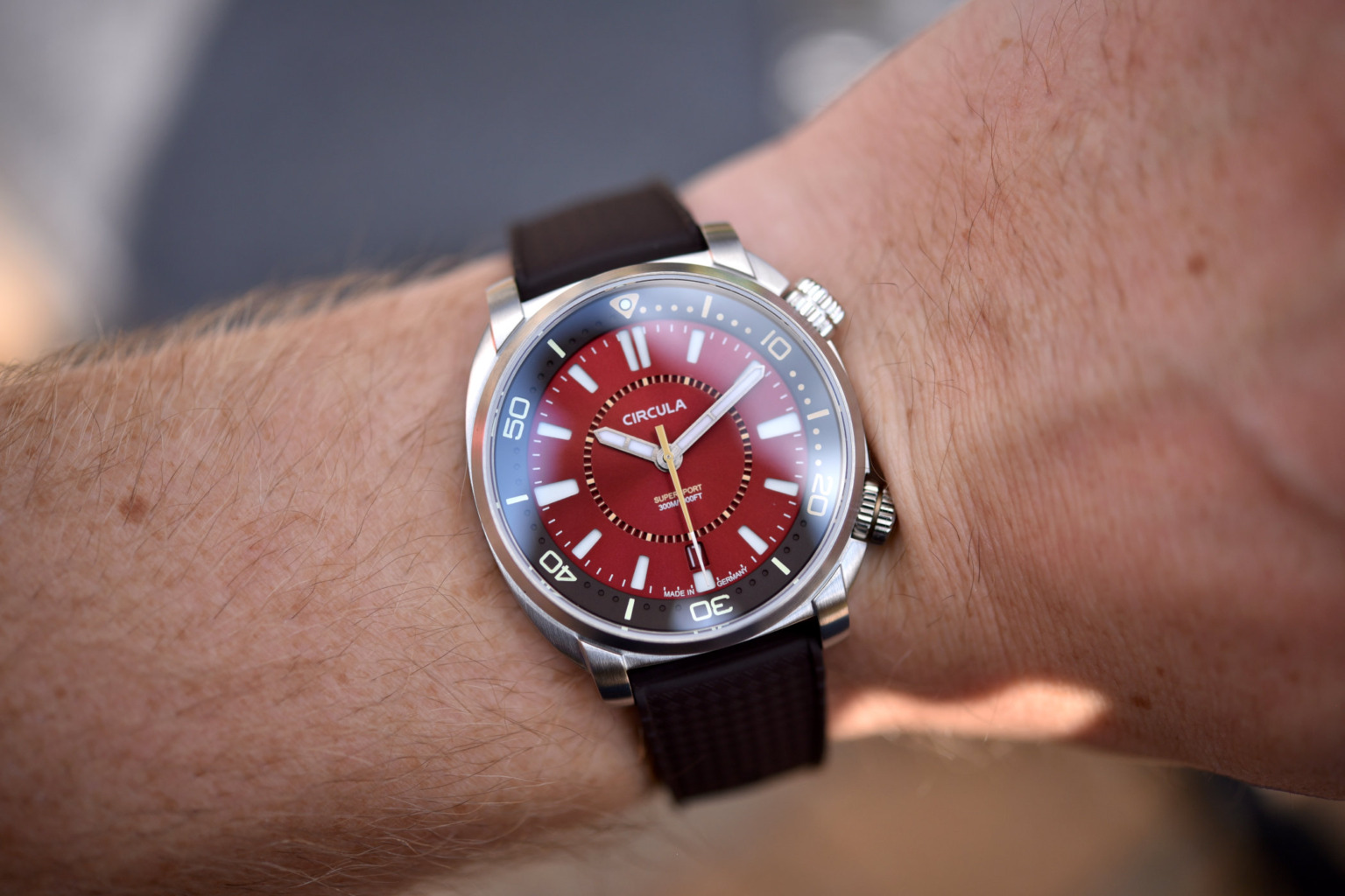 Taking a closer look at 6 recently launched red-hot watches