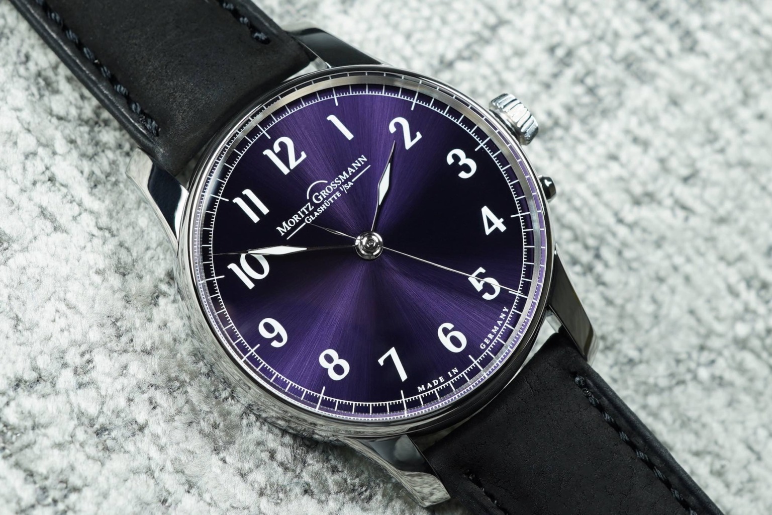 Buying Guide - 5 Watches Showing that Purple Could be the Trend of 2022
