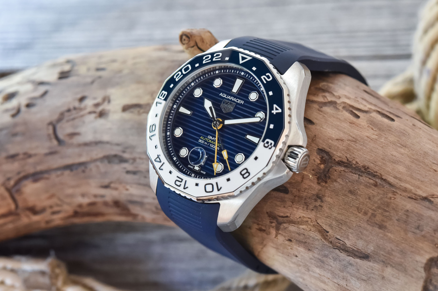 TAG Heuer Aquaracer Professional 300 GMT 2022 - Hand-On, Price