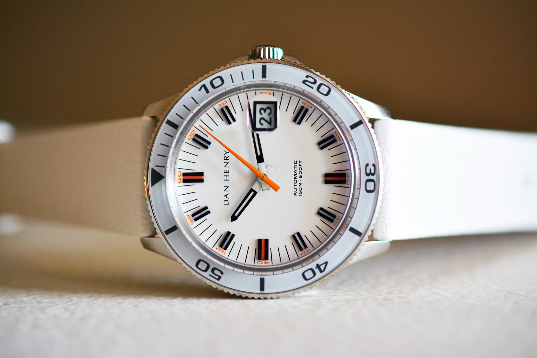 Dan Henry 1975 Skin Diver - Accessible Dive Watch Review (Price)