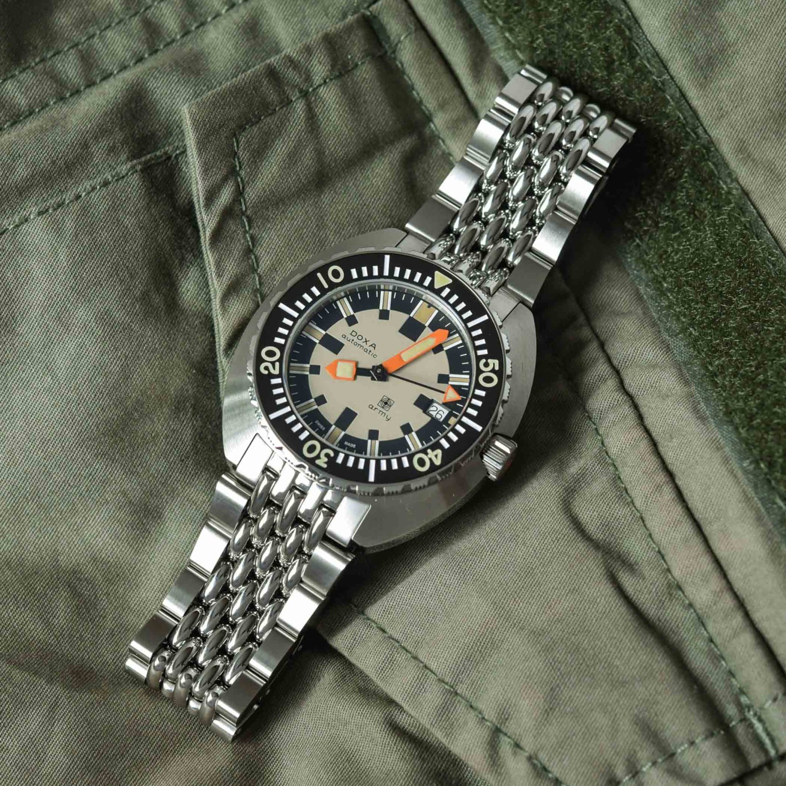 Doxa Army Stainless Steel Collection 2022 - Hands-On Review, Price