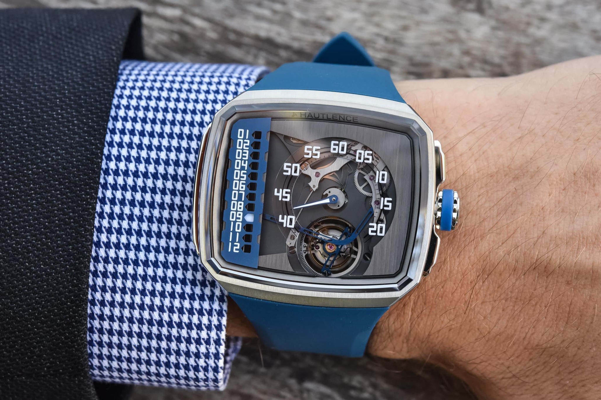 Hands-On: The New Hautlence Linear Series 2 Full Black