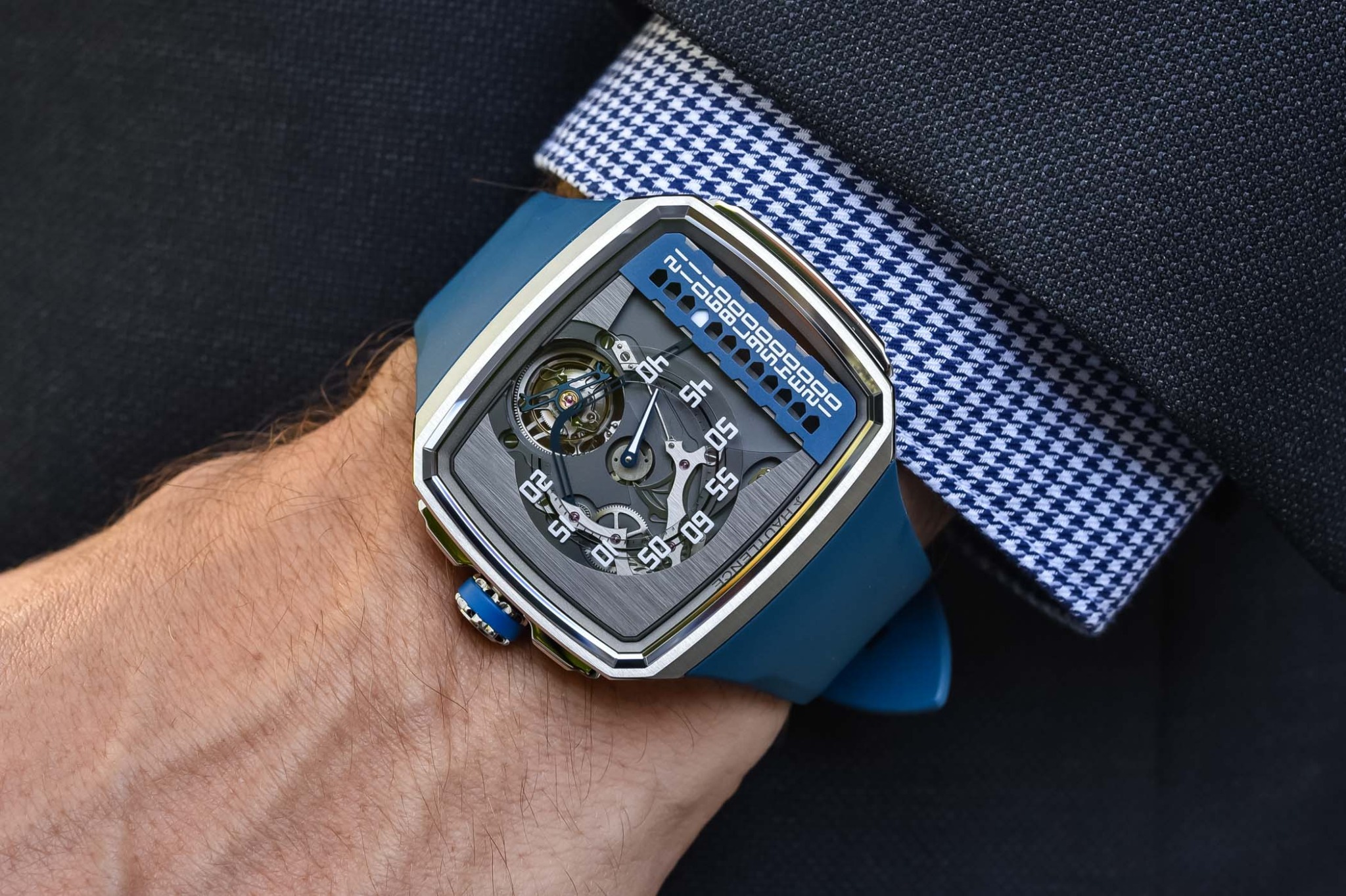Hautlence Linear Series 1 Jumping Hour Tourbillon - Hands-On, Price