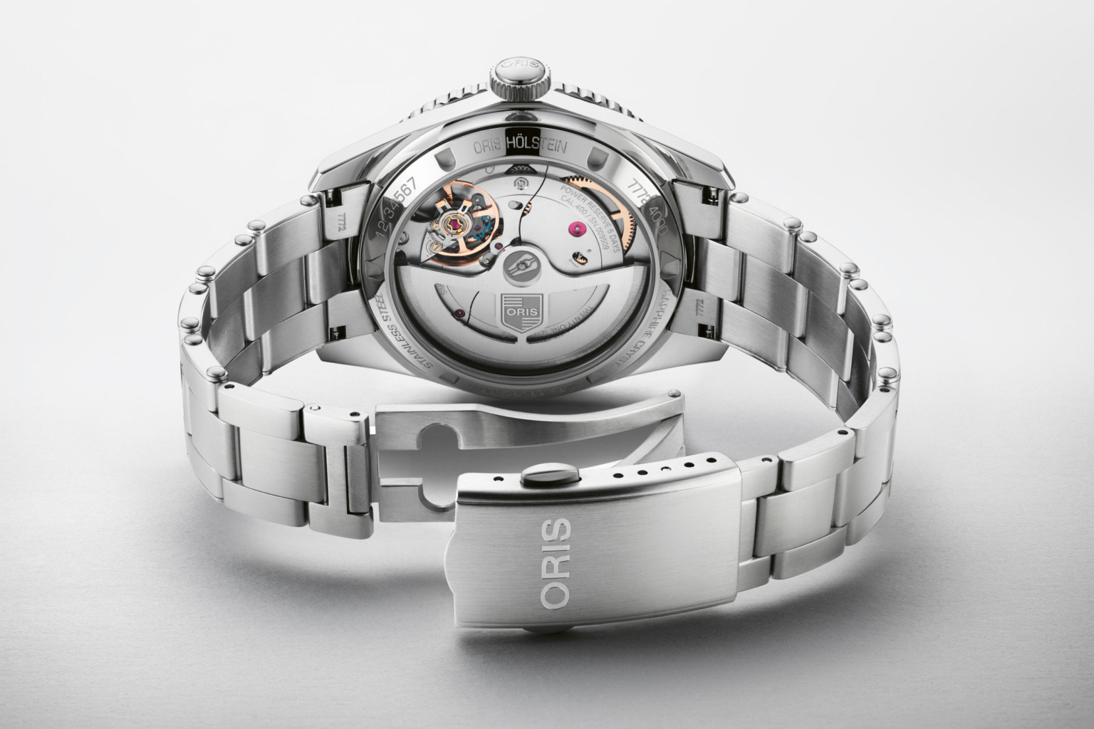 Oris presents the monochromatic Divers Sixty-Five 12H Calibre 400