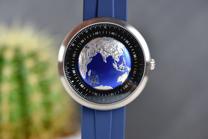 Hands-on The Black Ceramic CIGA Design Blue Planet Gilding