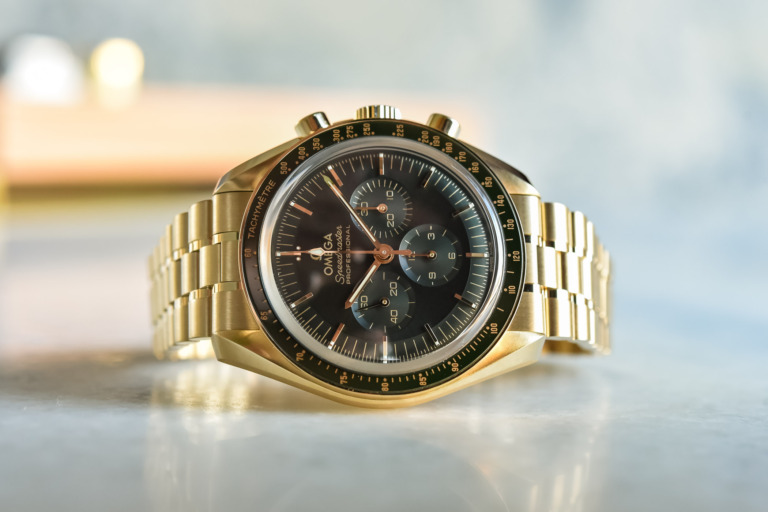 Hands-On - Omega Speedmaster Moonwatch Moonshine Gold Green Dial