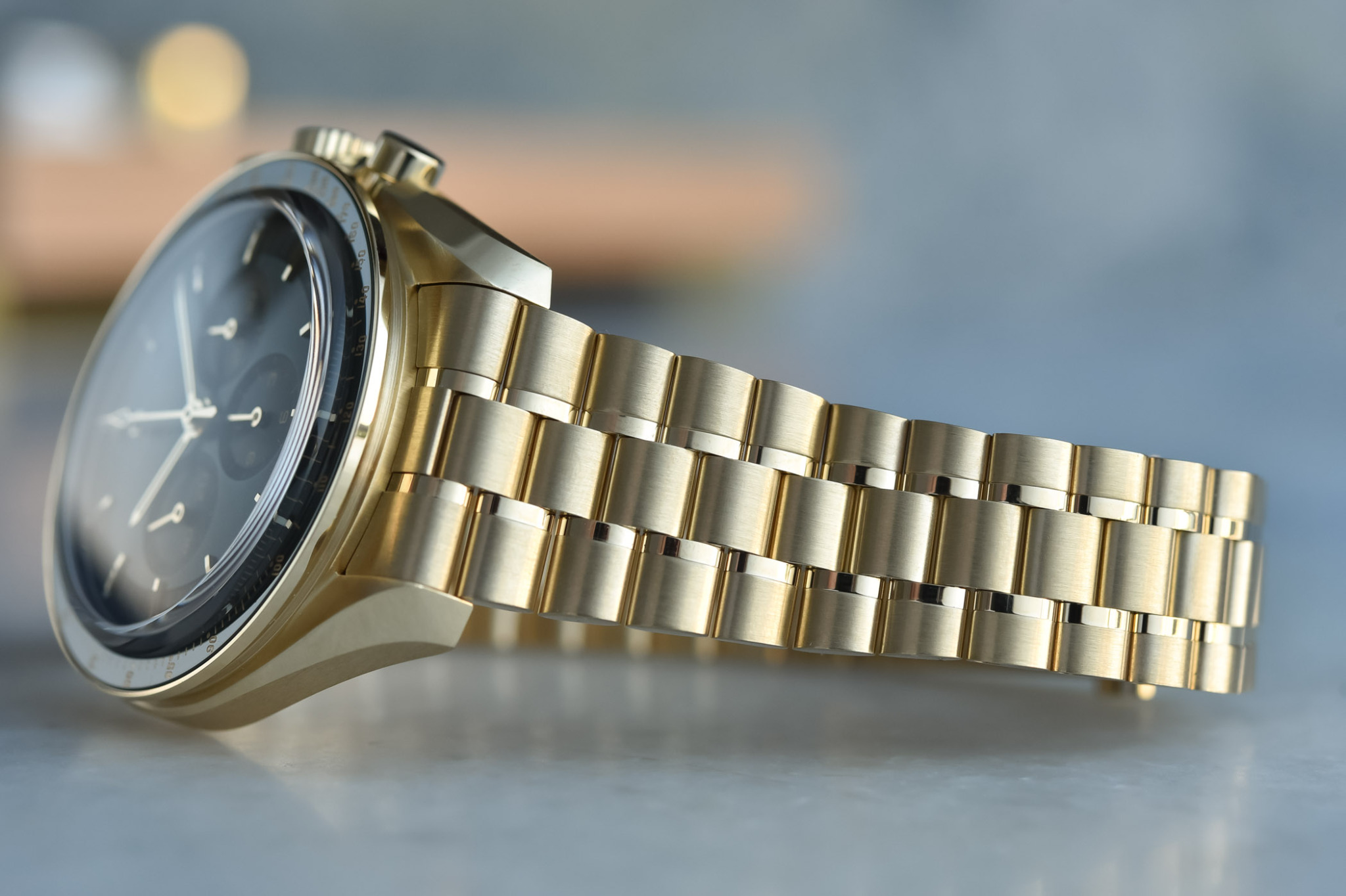 Hands-On - Omega Speedmaster Moonwatch Moonshine Gold Green Dial