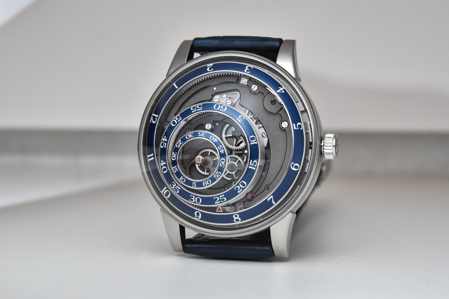 Trilobe - Monochrome Watches