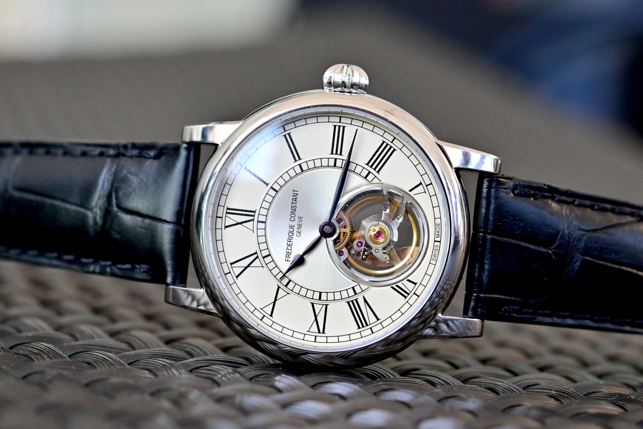 Hands-on - The new look of the Frederique Constant Classics Heart Beat