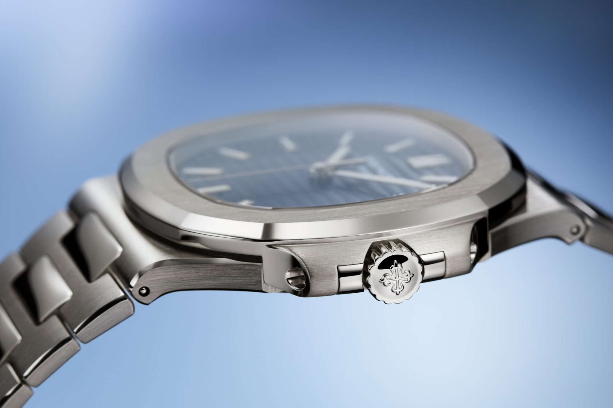 Introducing - The new Patek Philippe Nautilus 5811/1G replaces the 5711.