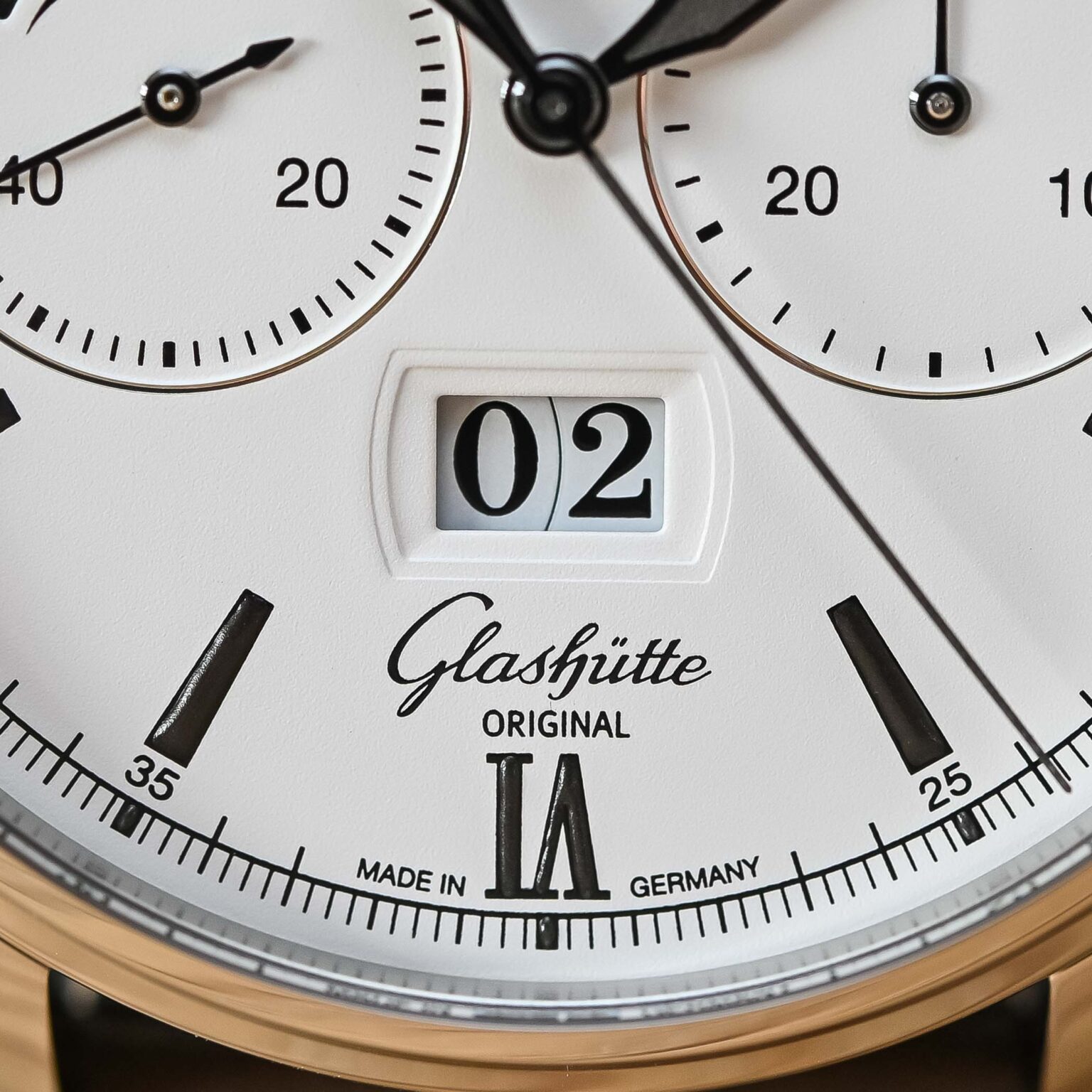 In-Depth - All About the Glashütte Original Panoramadatum