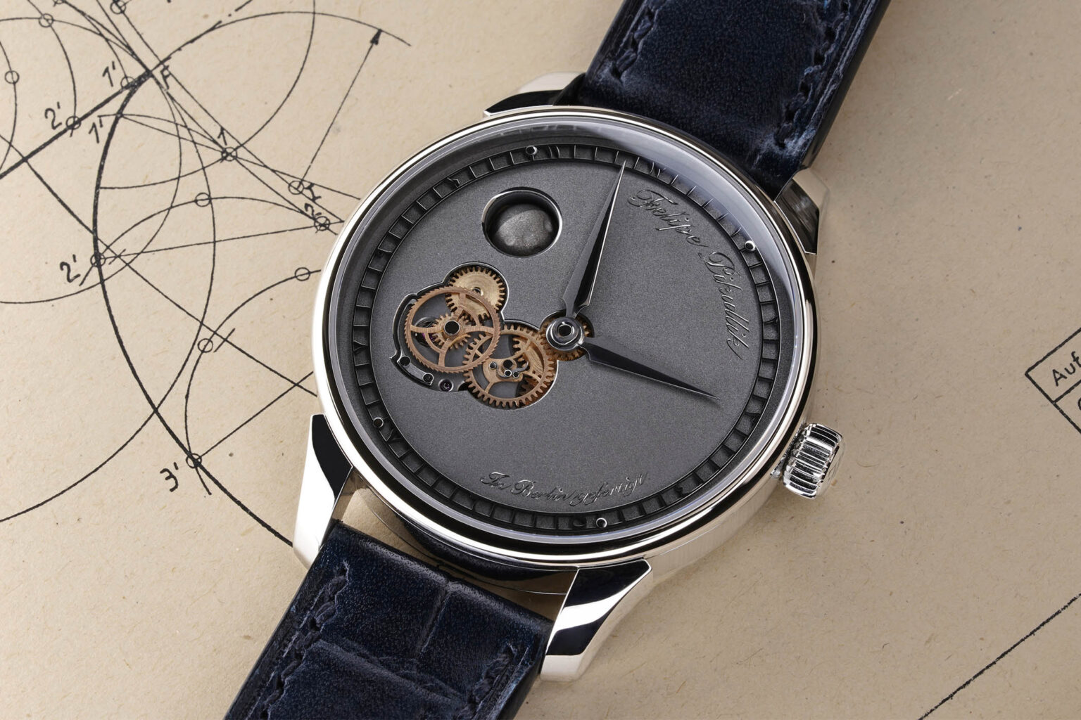 Introducing-Felipe Pikullik aims for the moon with the Mondphase 1