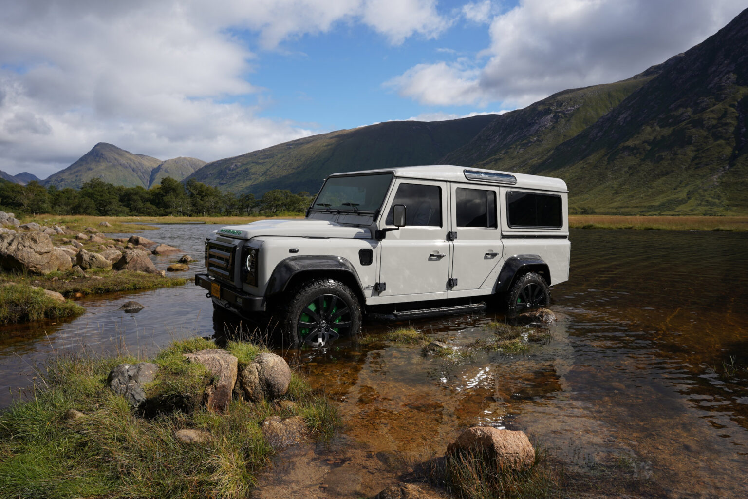 The mad scientists of The Landrovers have electrified a Defender
