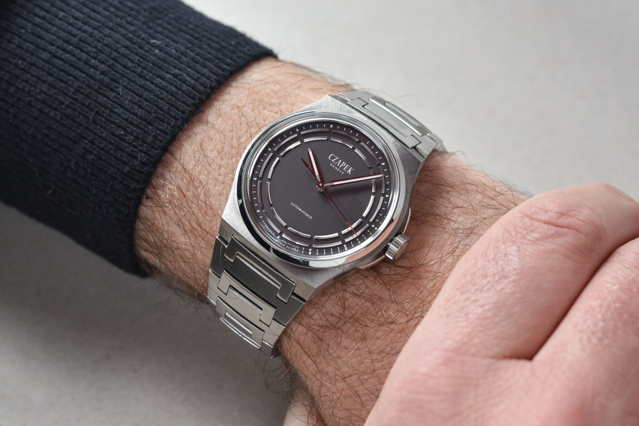 Buying Guide: Six High-End And Lightweight Titanium Watches