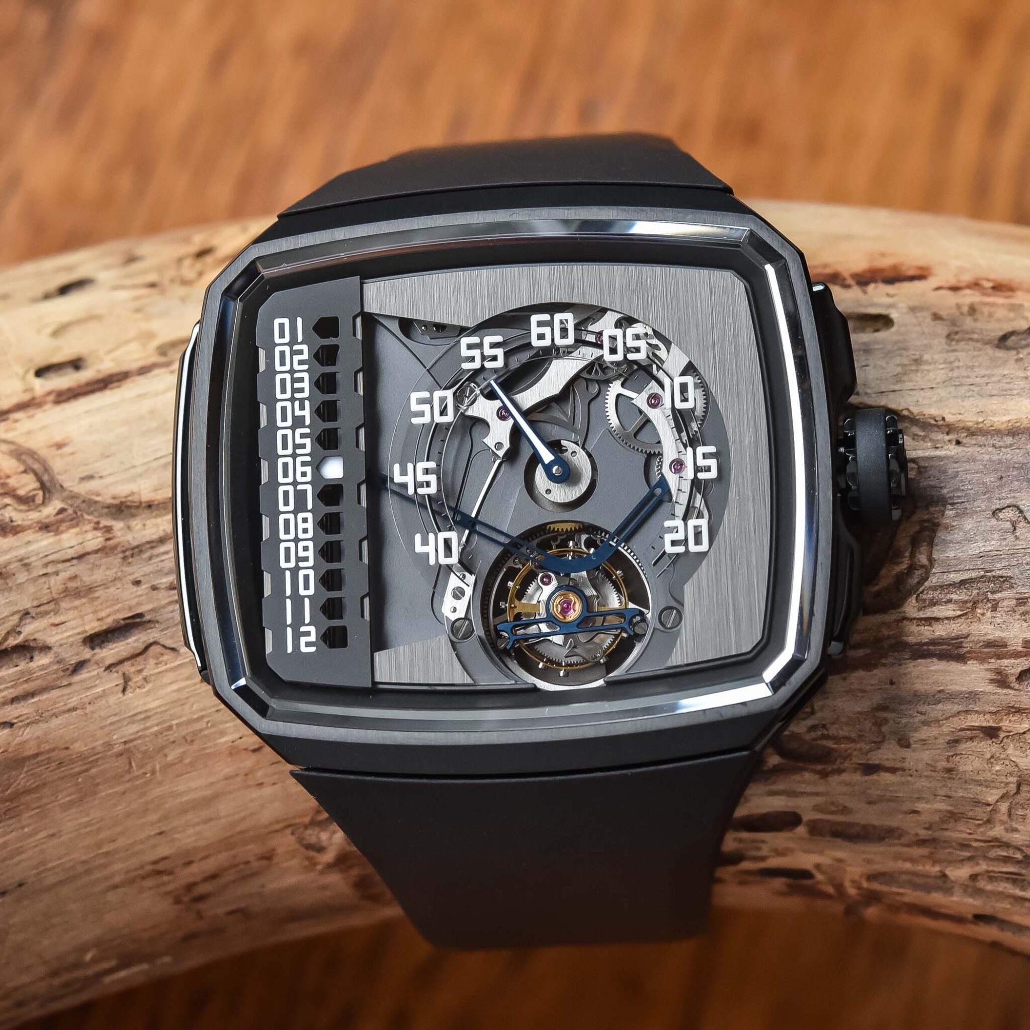 Hands-On: The New Hautlence Linear Series 2 Full Black