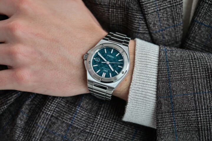 Hands-On: The New IWC Ingenieur Automatic 40 Is Back To Genta's ...
